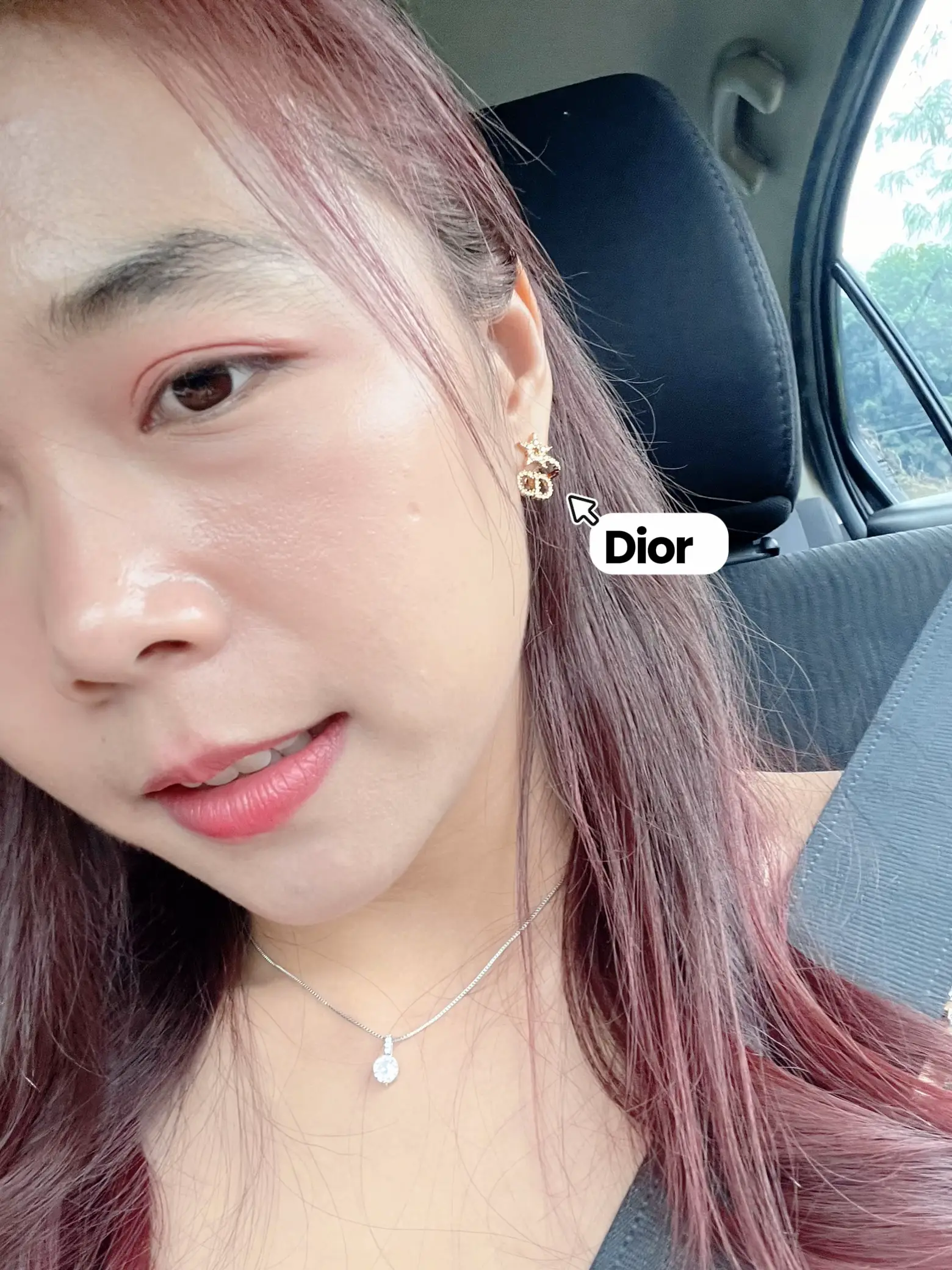 ป้ายยาต่างหูDIOR รุ่นดาวยอดฮิต | แกลเลอรีที่โพสต์โดย Chomview | Lemon8