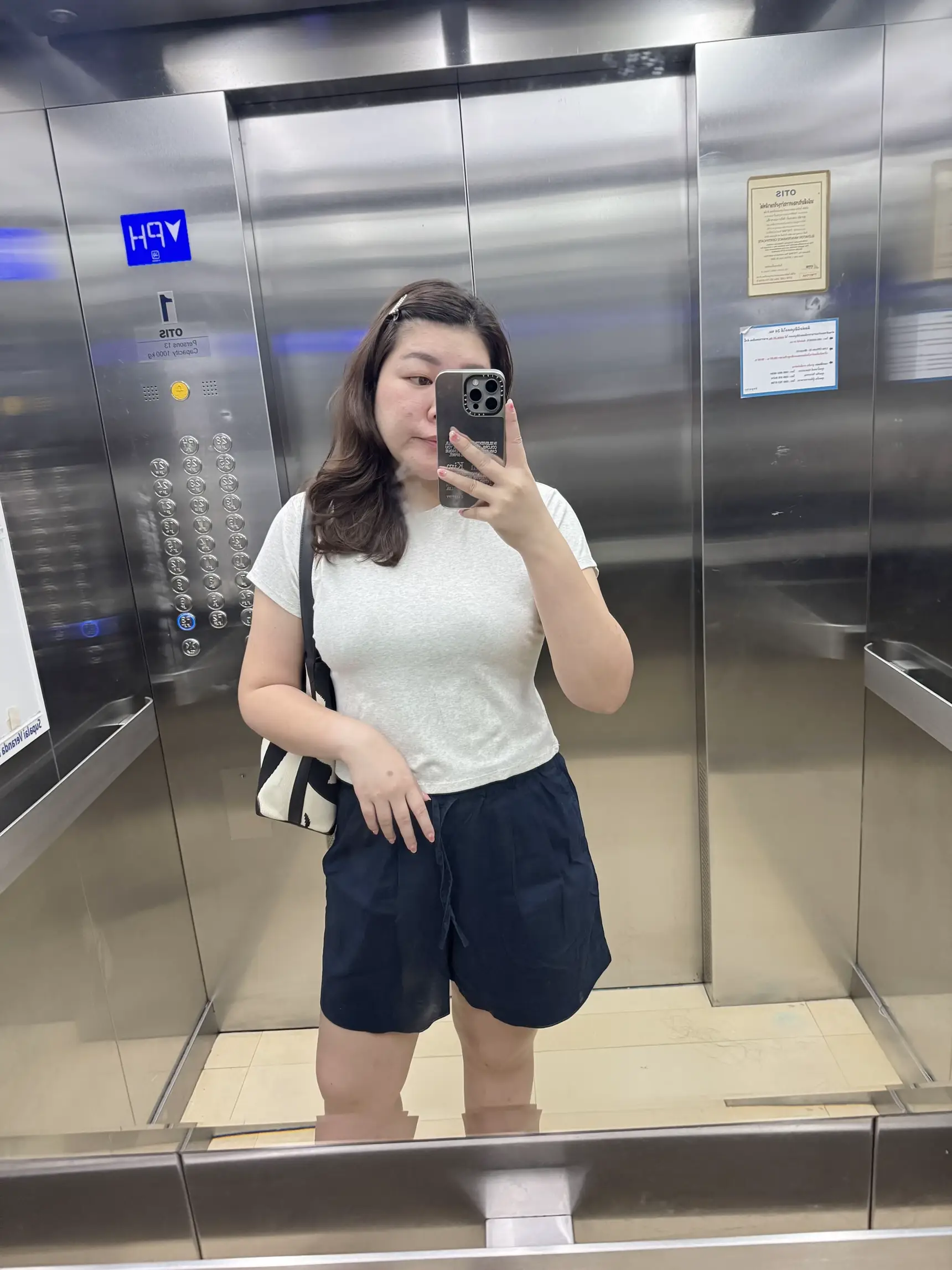 OOTD - clean girl 🤍 แจกไอเดียแต่งตัวง่ายๆ กับเสื้อสีขาว | แกลเลอรีที่ ...