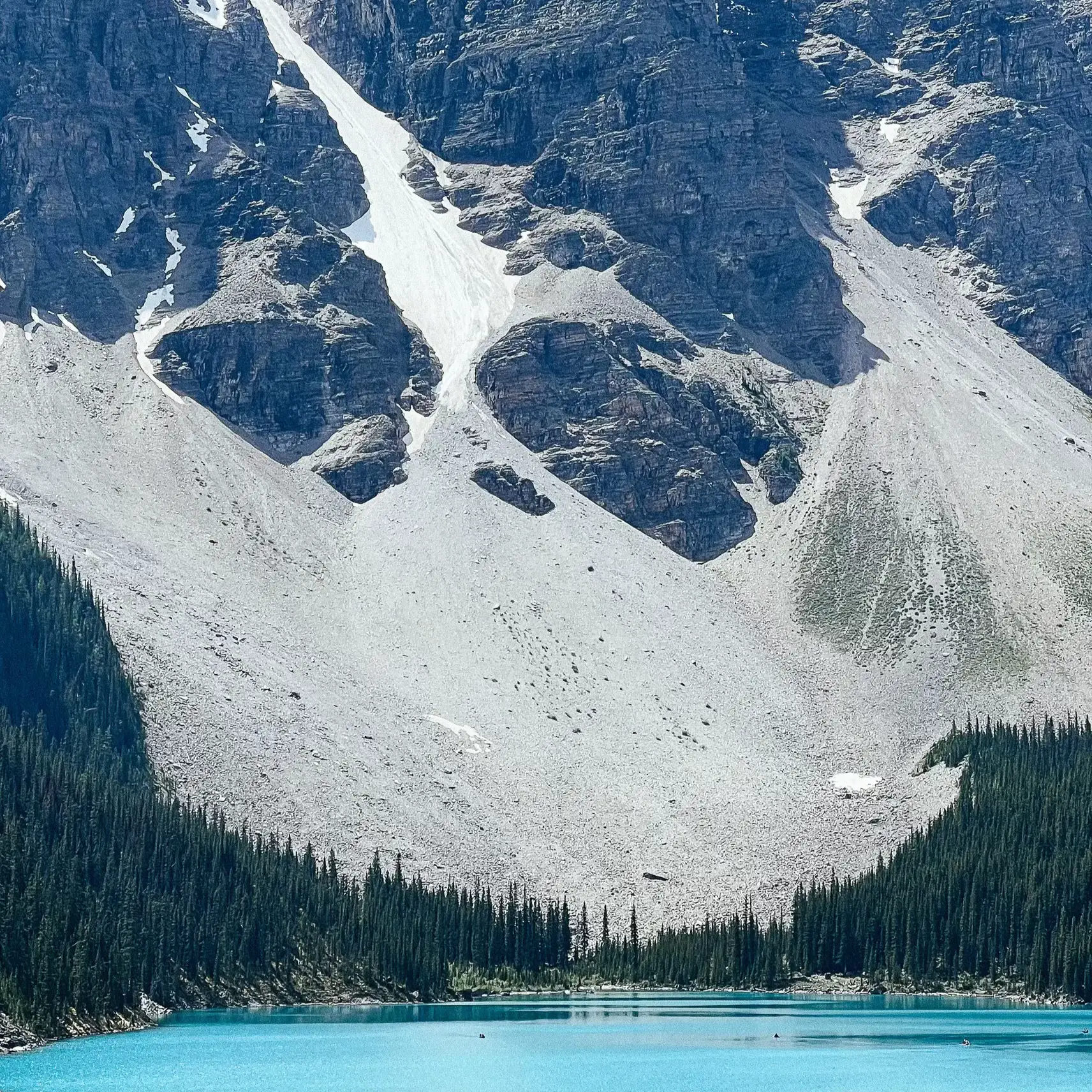 Moraine Lake + Lake Louise | แกลเลอรีที่โพสต์โดย CUPA in Calgary | Lemon8