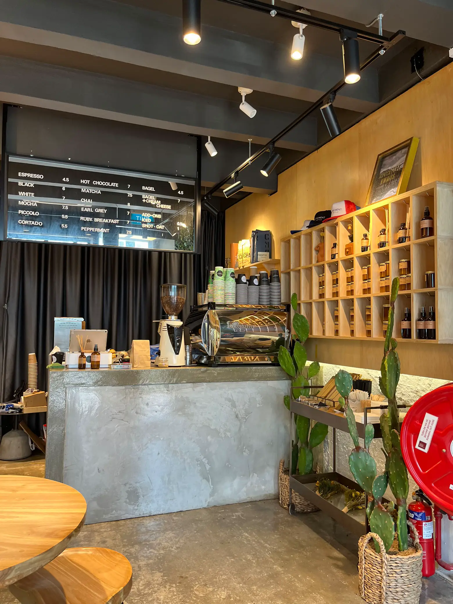 i had the whole cozy cafe to myself 😌🙌🏻 | Gallery posted by hope 🕊️ ...