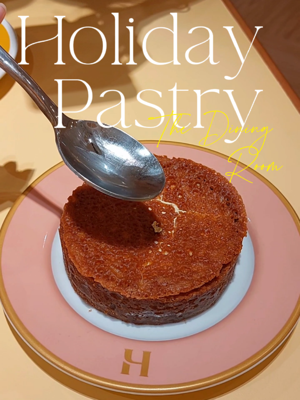 ร้านHoliday Pastry The Dining Room🕯🌟 | Video published by M1nion