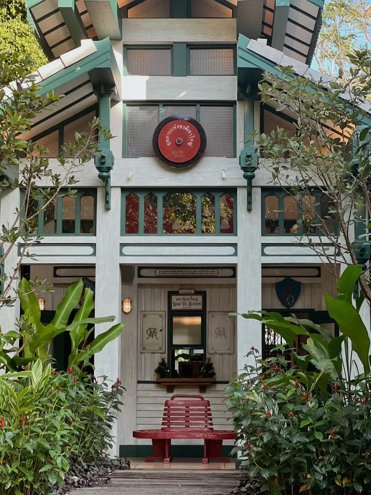 Sip Afternoon tea on a luxury train bogie at | Gallery posted by Pond ...