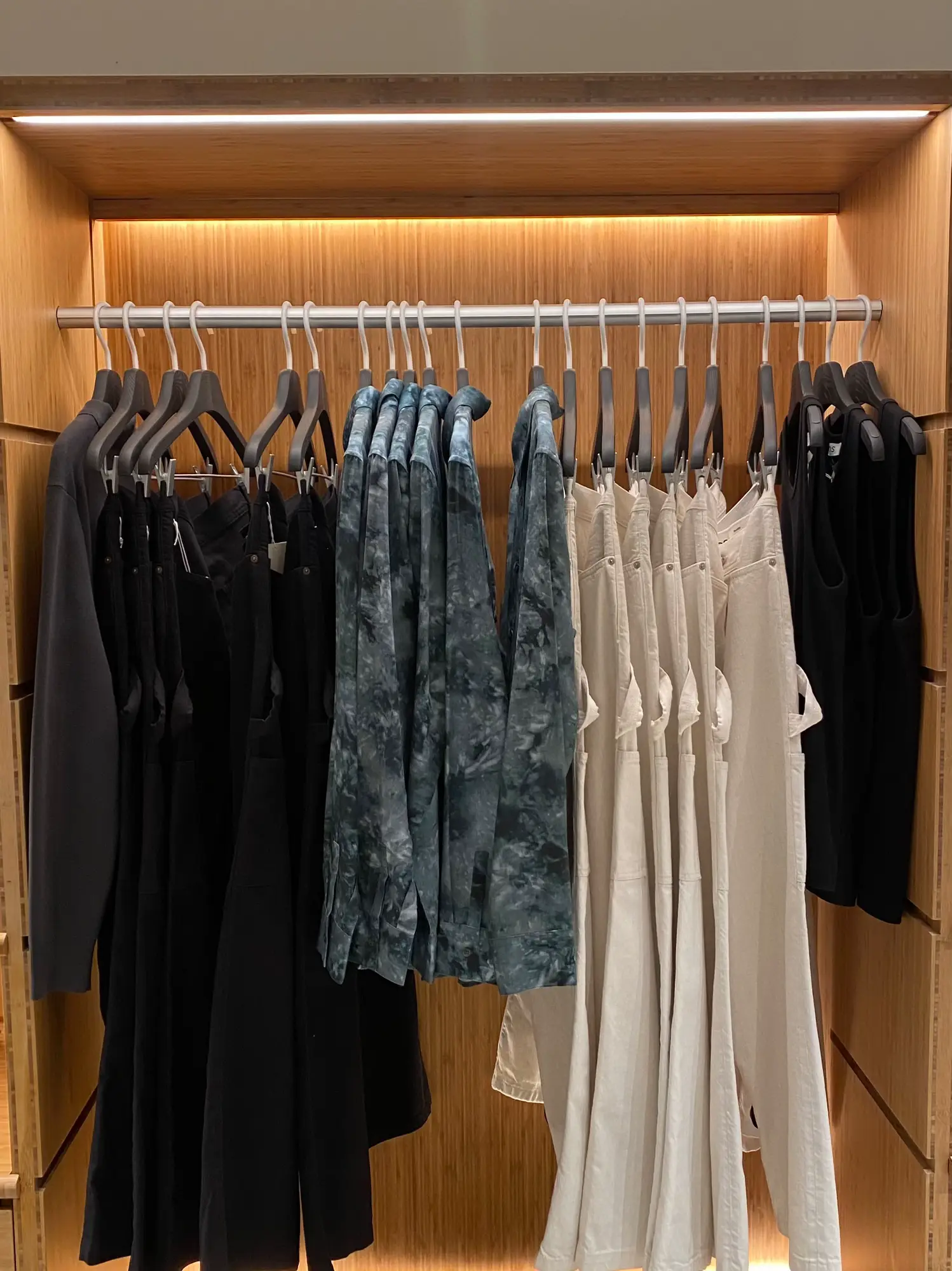 COS NEW STORE | สัมผัสใหม่พร้อมคอนเซปต์ความยั่งยืน | แกลเลอรีที่โพสต์ ...