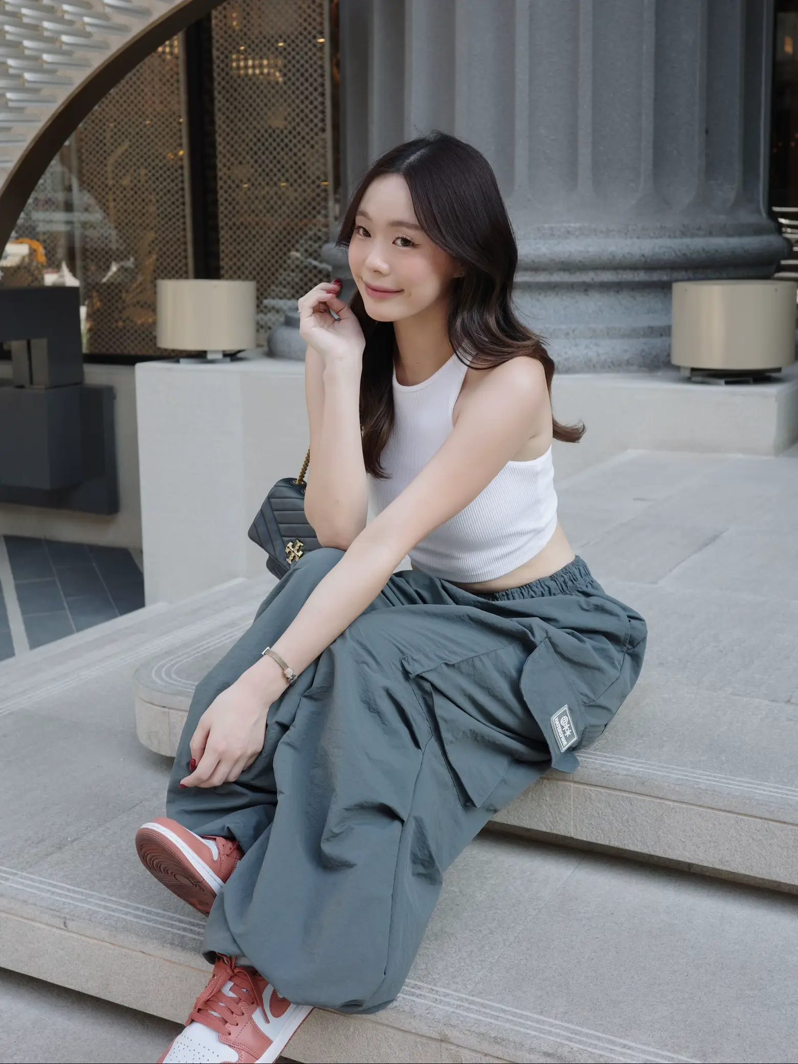 OOTD💕 แต่งตัวไปถ่ายรูปเล่นที่ Gaysorn Amarin📸 | แกลเลอรีที่โพสต์โดย ployxadisa | Lemon8