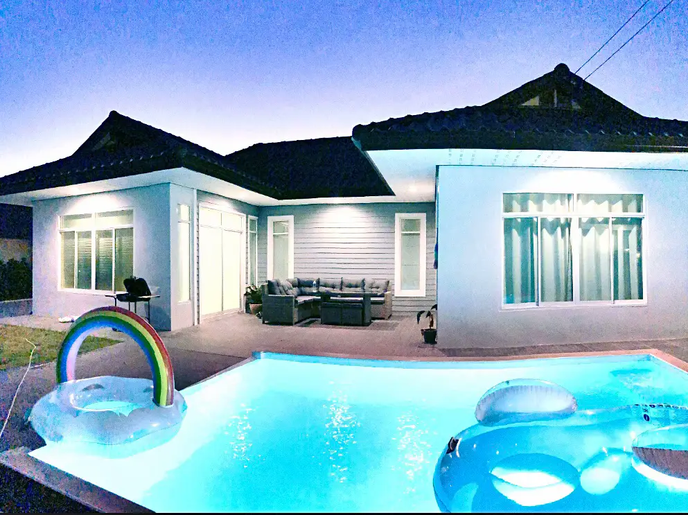 Pool villa Pattaya. | แกลเลอรีที่โพสต์โดย Chol ทำไปเรื่อย | Lemon8