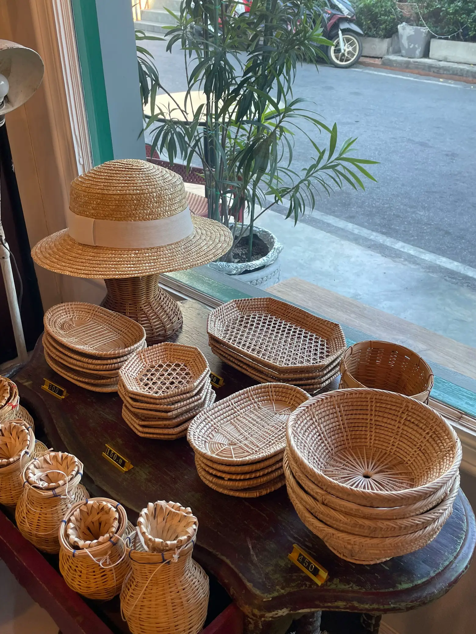 ร้านงานสาน Rough and Heritage หัวหิน | แกลเลอรีที่โพสต์โดย aatomcus | Lemon8