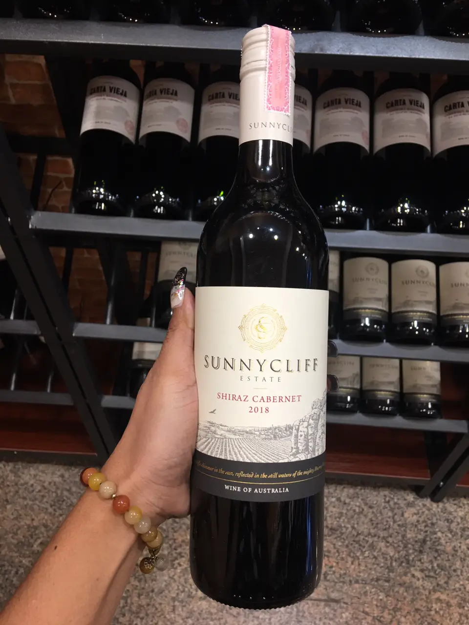 พิกัดไวน์แดงหลักร้อย ♥️🍷🩸 | แกลเลอรีที่โพสต์โดย 🧸Mee : Lhin 🎀 | Lemon8