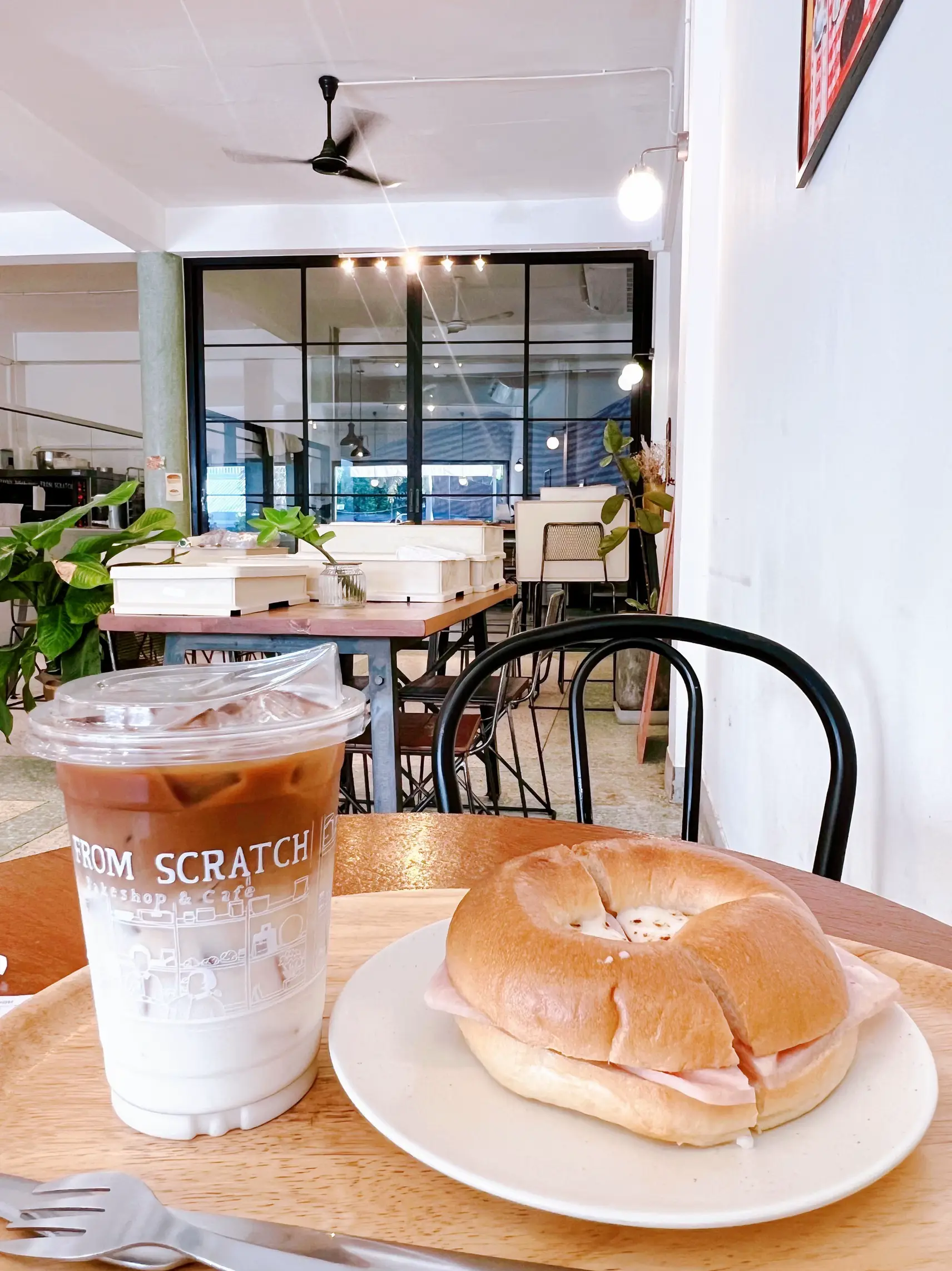 FROM SCRATCH • คาเฟ่ชื่อดังจากเนยถั่ว Paweenee’s | แกลเลอรีที่โพสต์โดย KimVlog | Lemon8