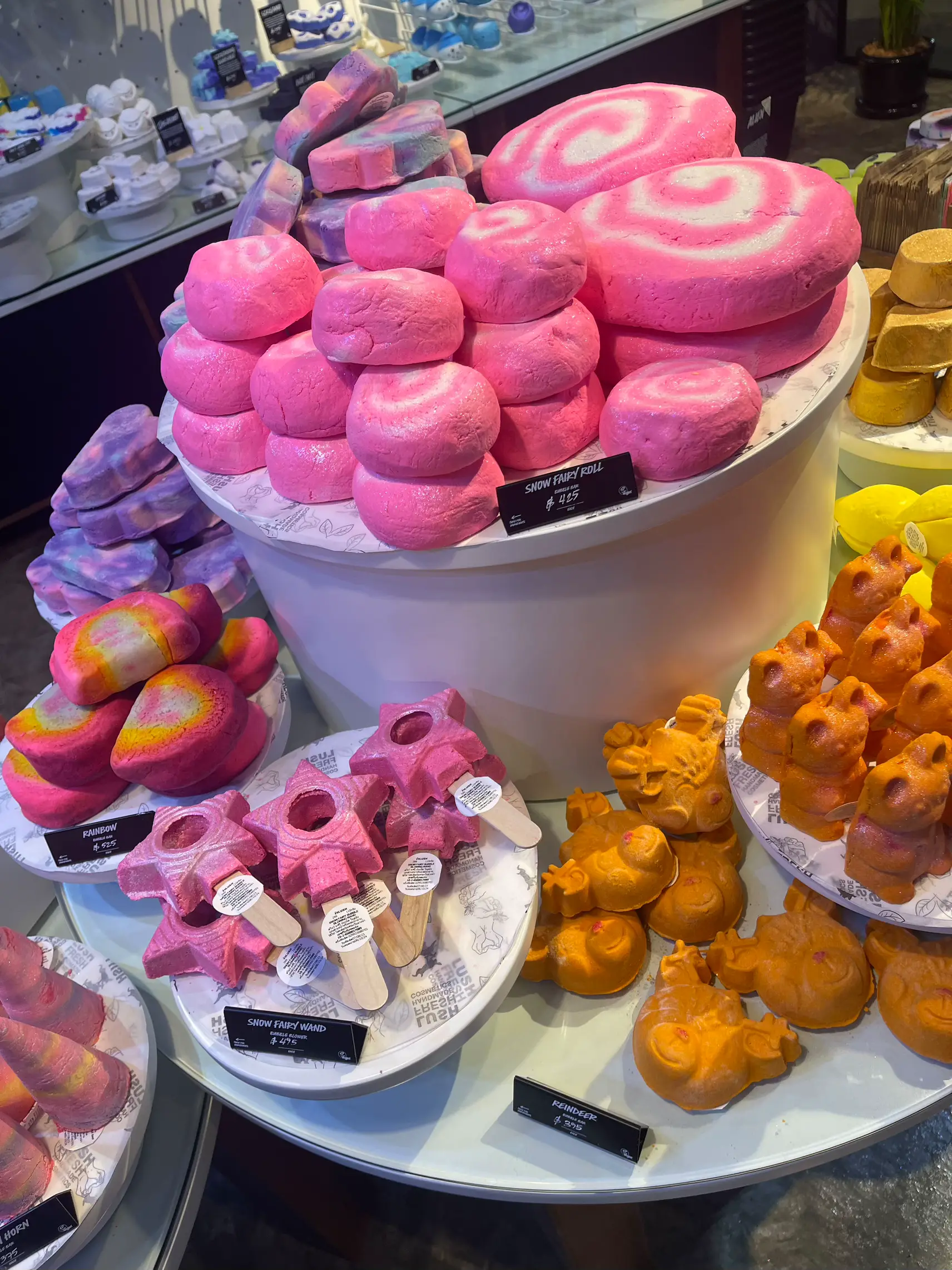 Lush Thailand พร้อมแล้วสำหรับเทศกาลปีนี้ 🎄⛄️🪄 | แกลเลอรีที่โพสต์โดย ...
