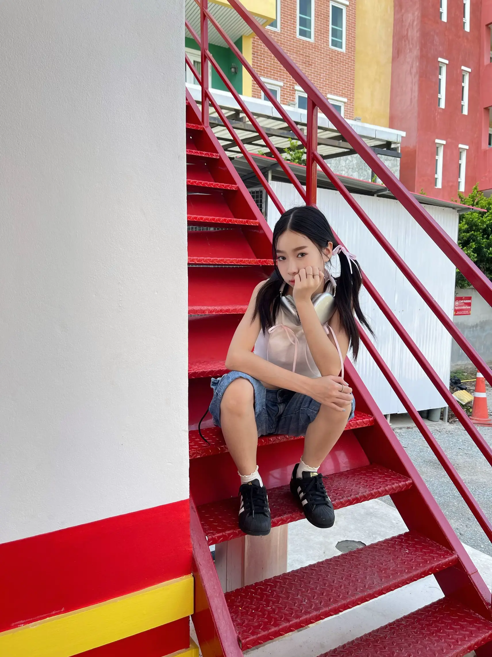 คาเฟ่ฟีลเมกาที่บางแสน🍔🥤 | แกลเลอรีที่โพสต์โดย May warit | Lemon8