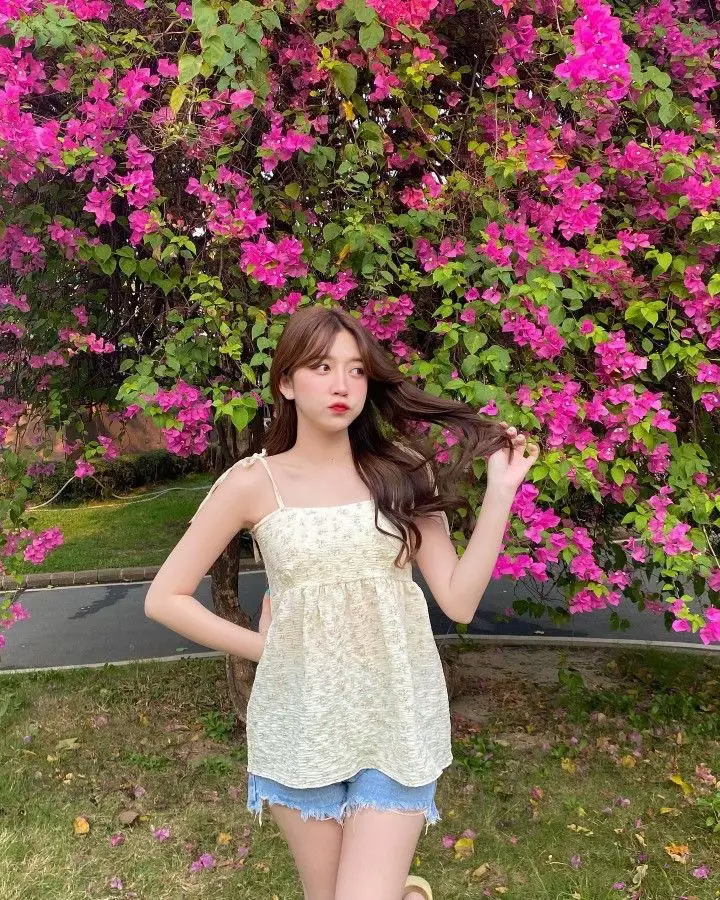 เสื้อสายเดี๋ยว | แกลเลอรีที่โพสต์โดย D”da duck 🌻🌷 | Lemon8