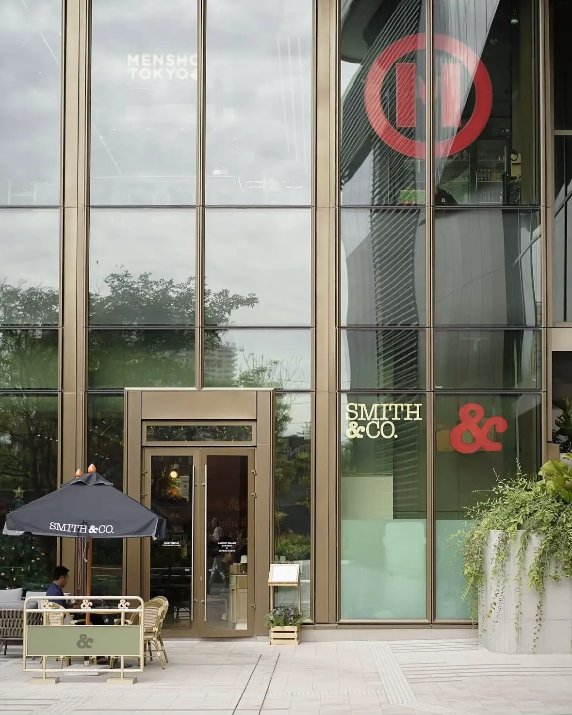 Smith & Co. (One Bangkok) มุมถ่ายรูปเพียบ! | แกลเลอรีที่โพสต์โดย Paearngains | Lemon8