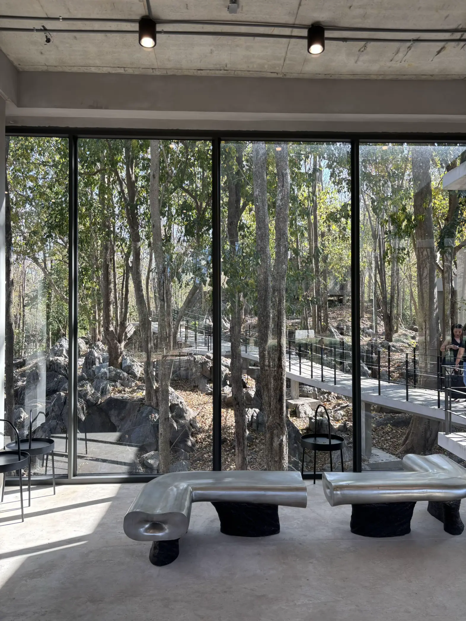 คาเฟ่ลับเปิดใหม่ดีไซน์ดีเขาใหญ่ | แกลเลอรีที่โพสต์โดย Peter Pug | Lemon8