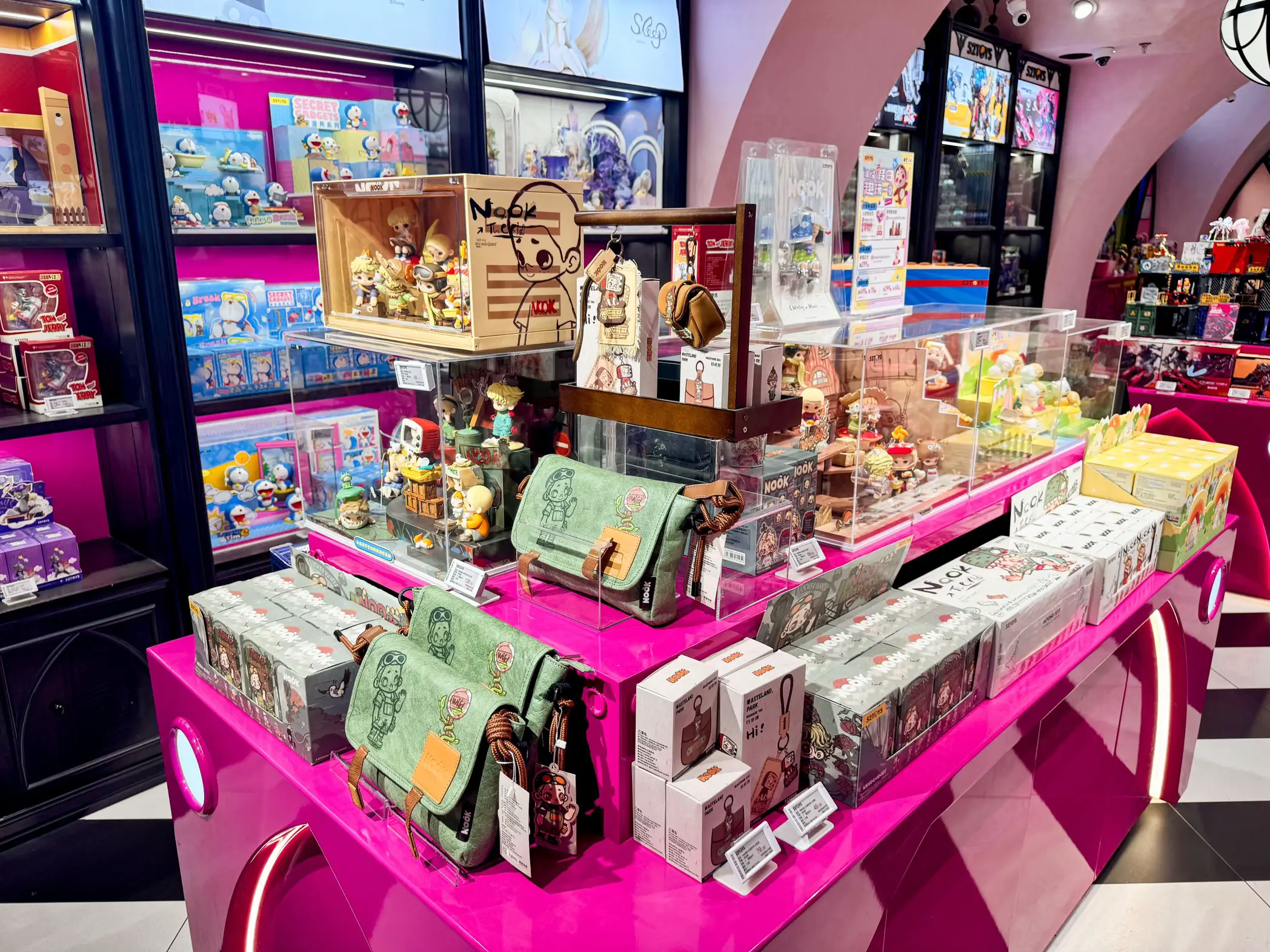 Pop Mart หางโจว ห้าง IN77 | แกลเลอรีที่โพสต์โดย PP Puripong | Lemon8