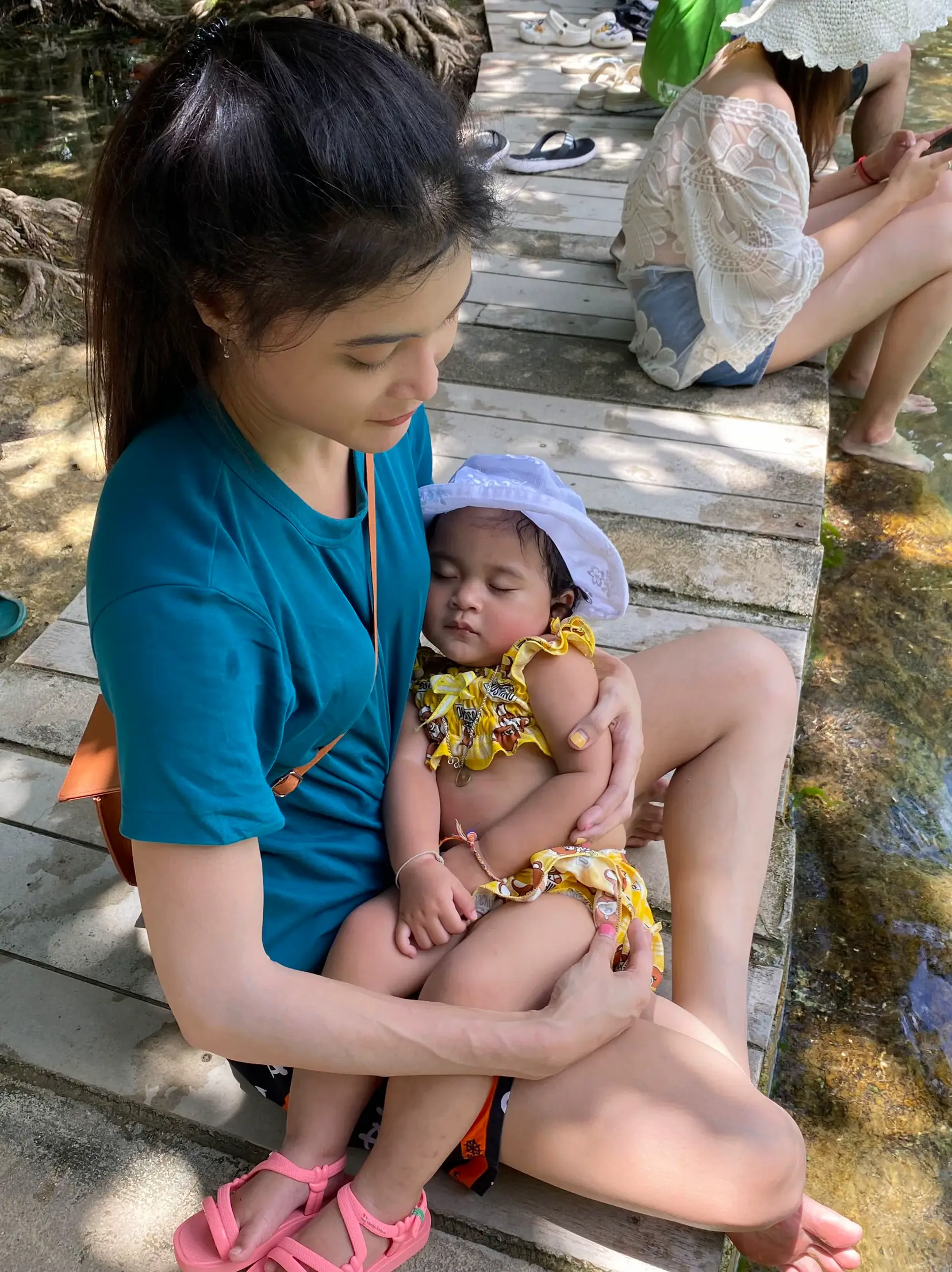 เสื้อยืด Uniqlo | แกลเลอรีที่โพสต์โดย NEEL 28 38 6365 | Lemon8