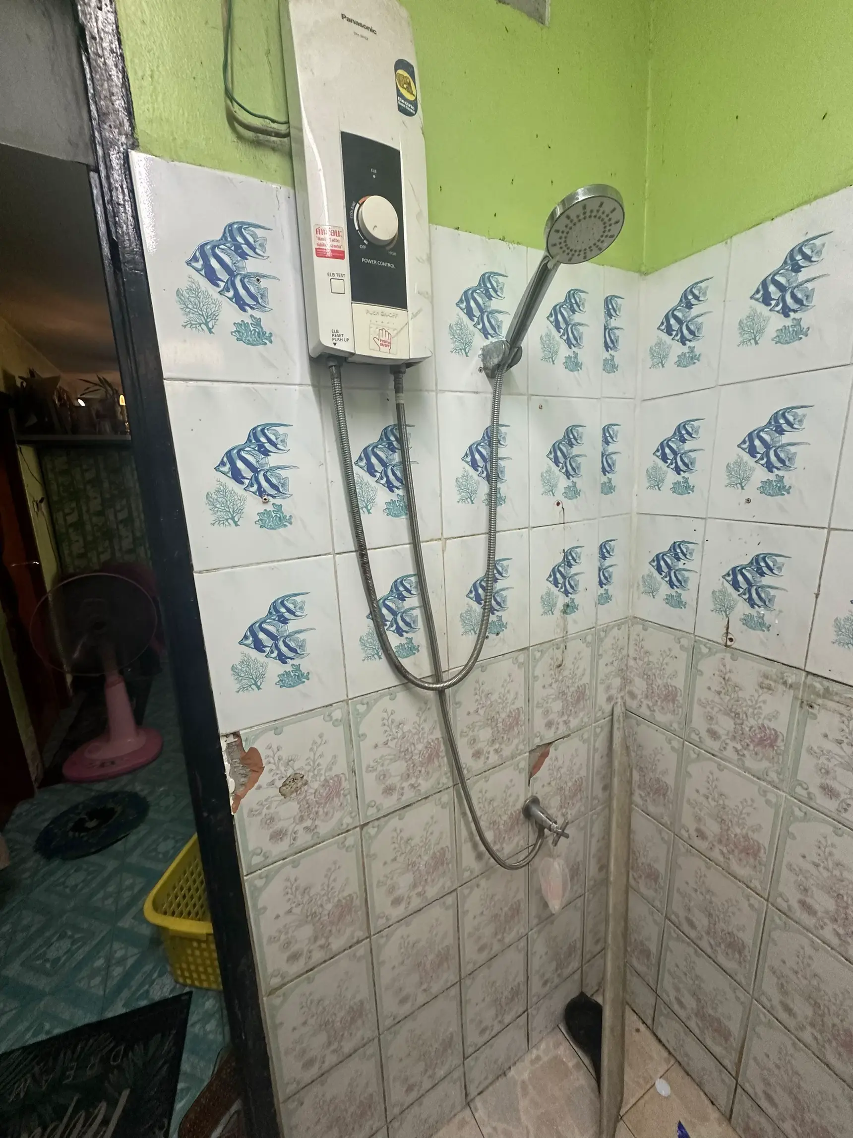 รีโนเวทห้องน้ำเก่า 40 ปี ด้วยงบ50,000 | แกลเลอรีที่โพสต์โดย K'kamol Love | Lemon8