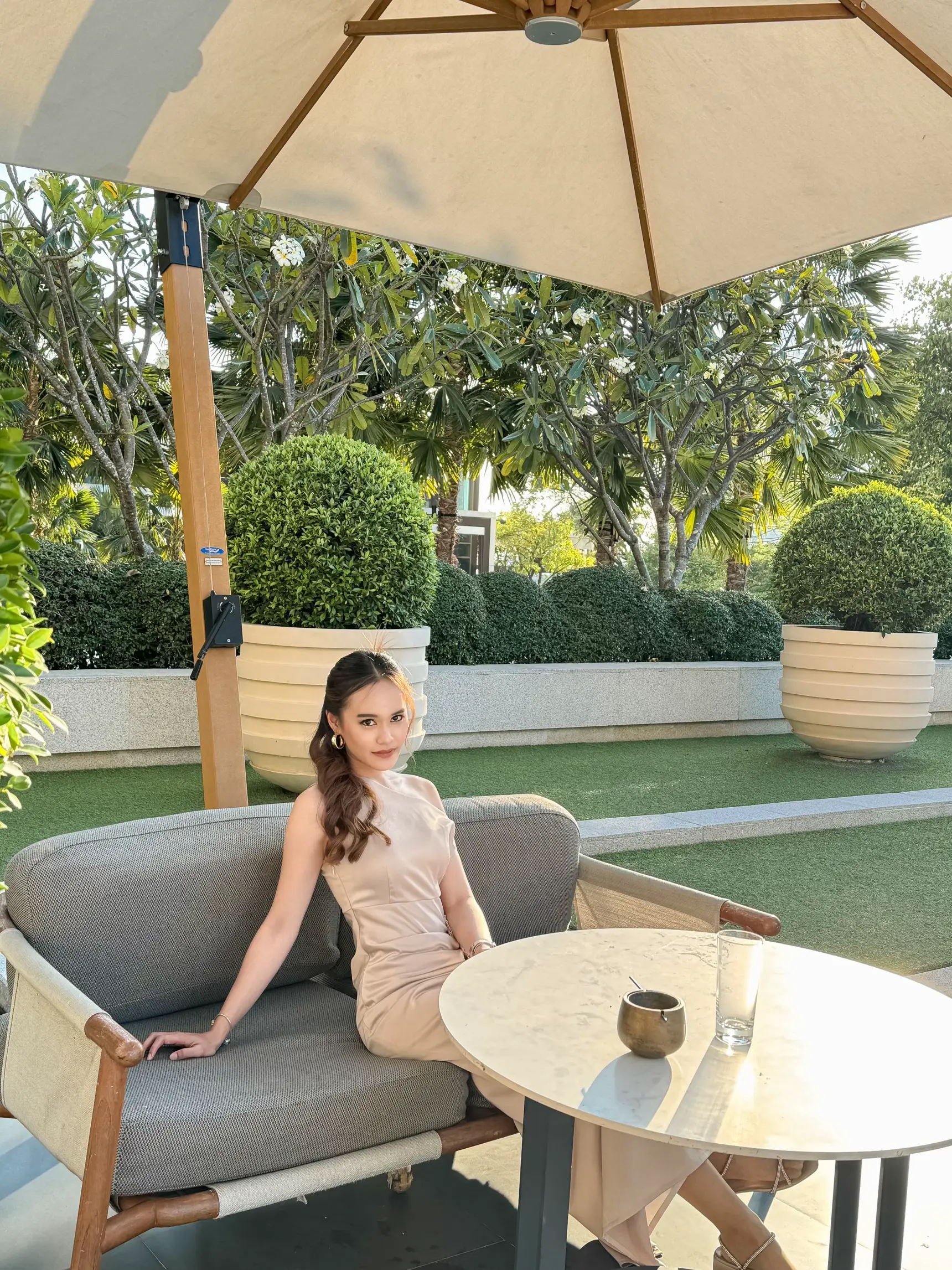 รีวิวชุดออกงาน / ไปงานแต่งงาน แบบจึ้งๆๆ | แกลเลอรีที่โพสต์โดย Lookmai Watsaya | Lemon8