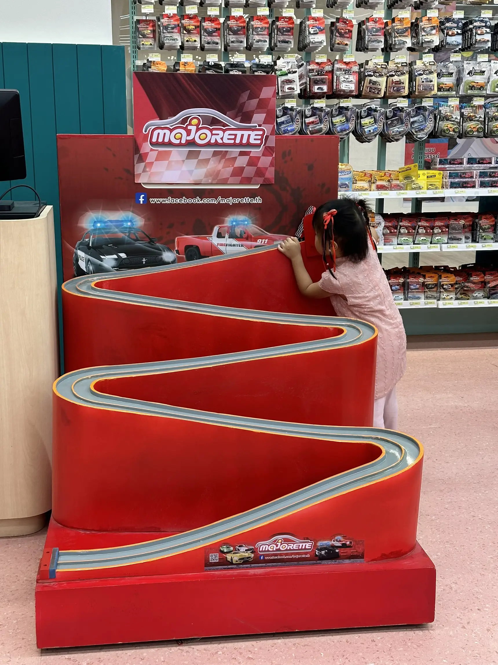 พาลูกเล่น : มุมลับร้านหนังสือ B2S Central Westgate ชั้นG | แกลเลอรีที่โพสต์โดย ไอแอมอั่งเปา | Lemon8