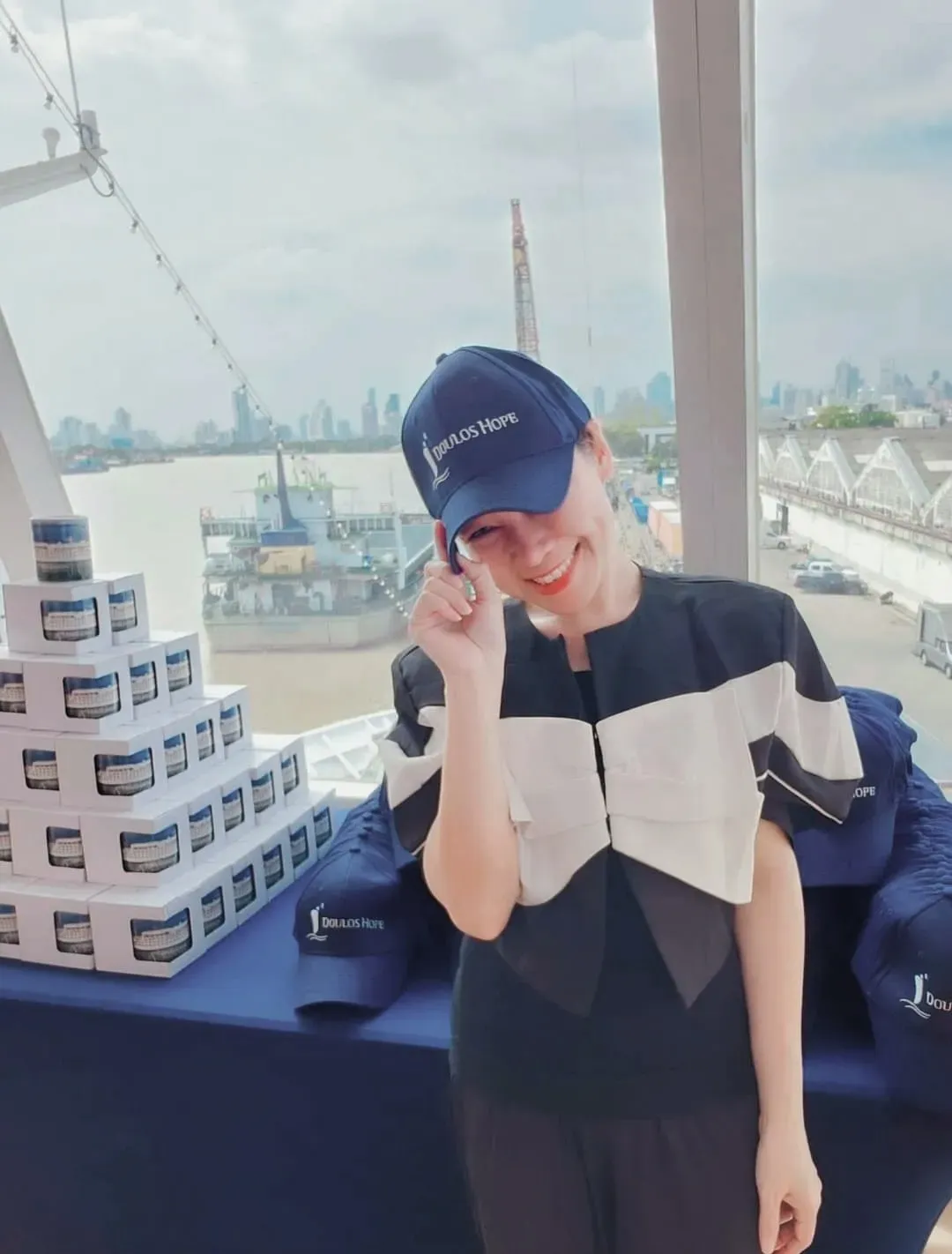 เรือห้องสมุดลอยน้ำ Doulos Hope 🛳 ️📚 | แกลเลอรีที่โพสต์โดย พี่โพยยยยย 🦄🌻 | Lemon8