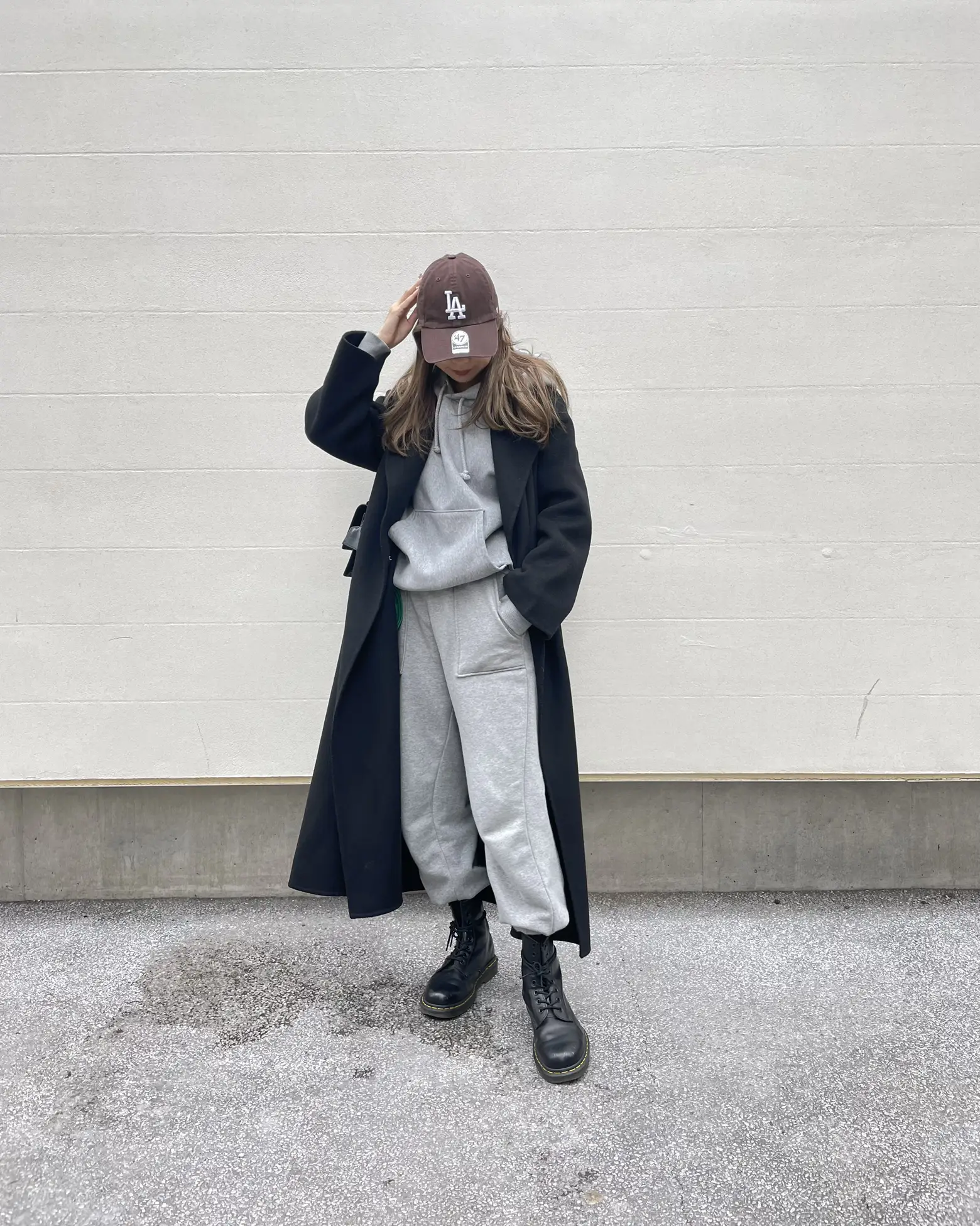 Hailey Bieber 風コーデ🤎 | Momoが投稿したフォトブック | Lemon8