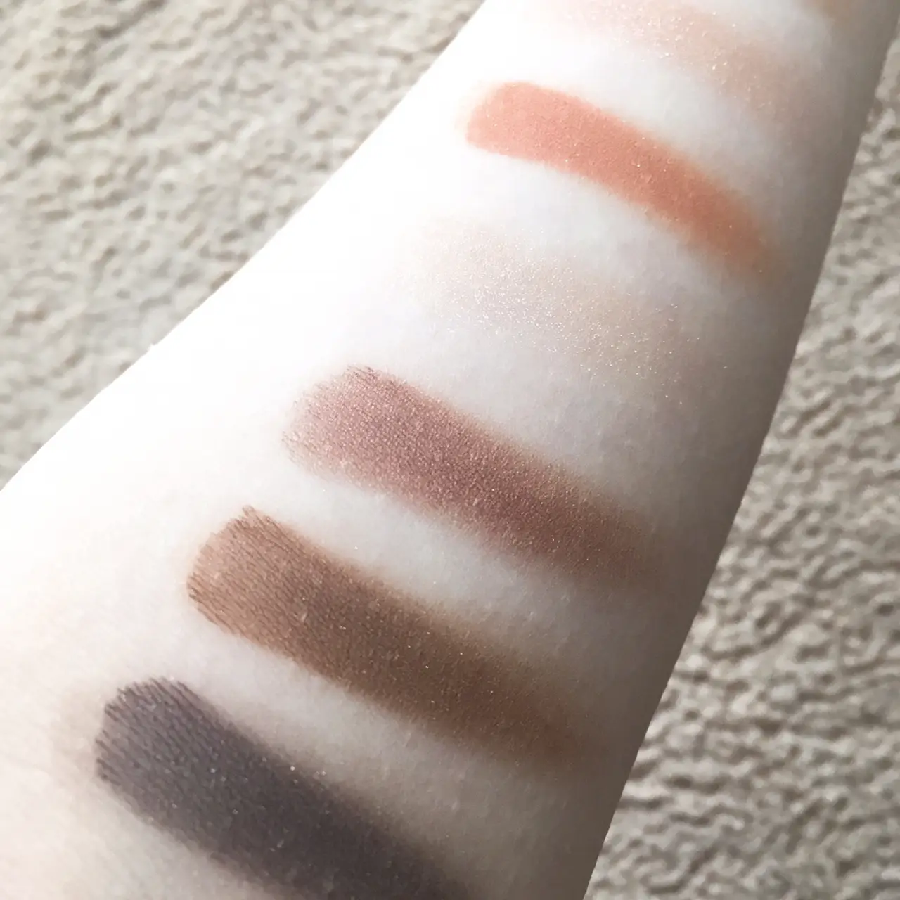 \イエベ/ZEESEAの新作キャラメルパレット🧡 | yunaコスメが投稿したフォトブック | Lemon8