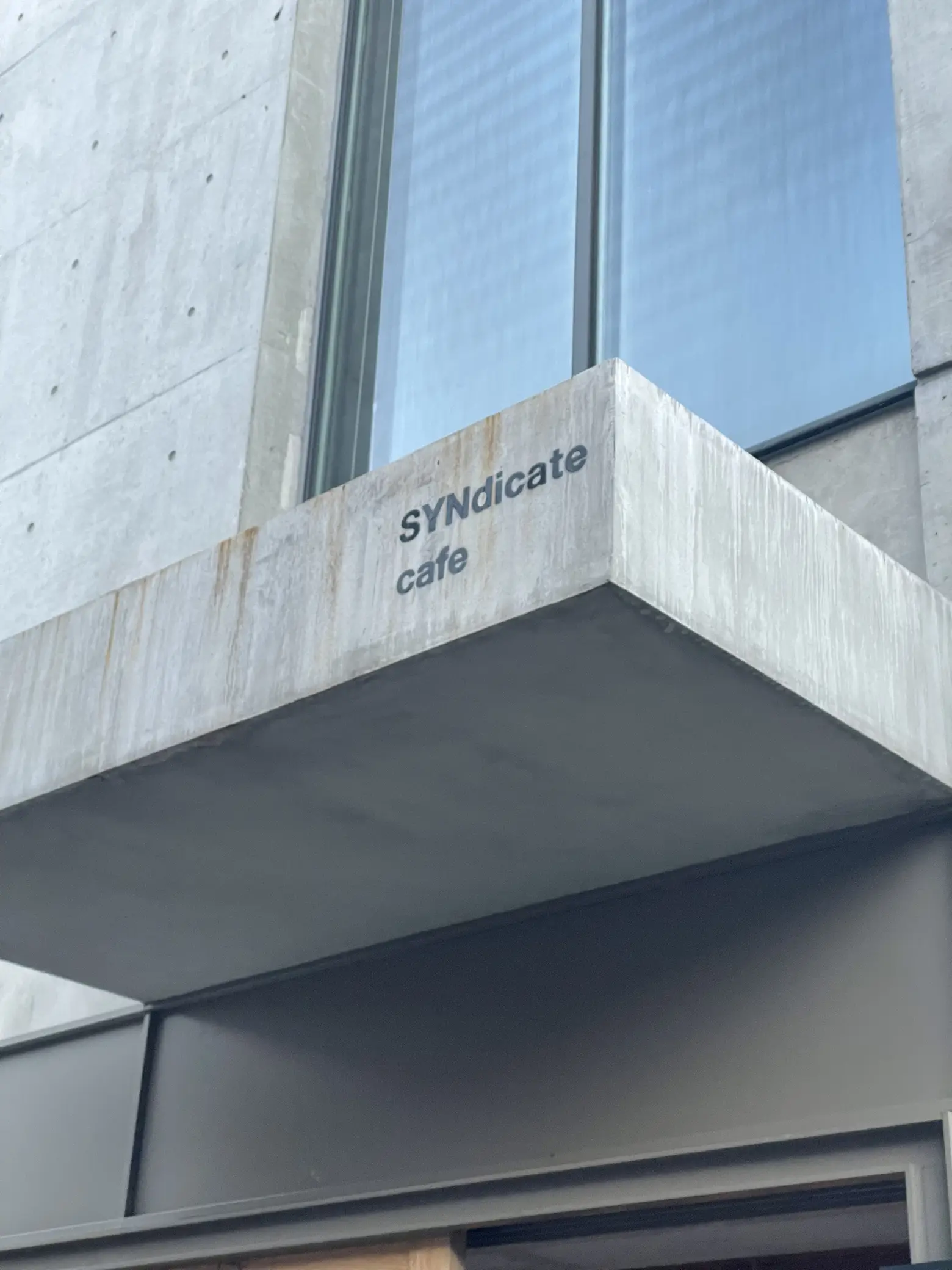 クリスマス気分を味わえるカフェ！📍東京【SYNdicate cafe】 | tomokamaronが投稿したフォトブック | Lemon8