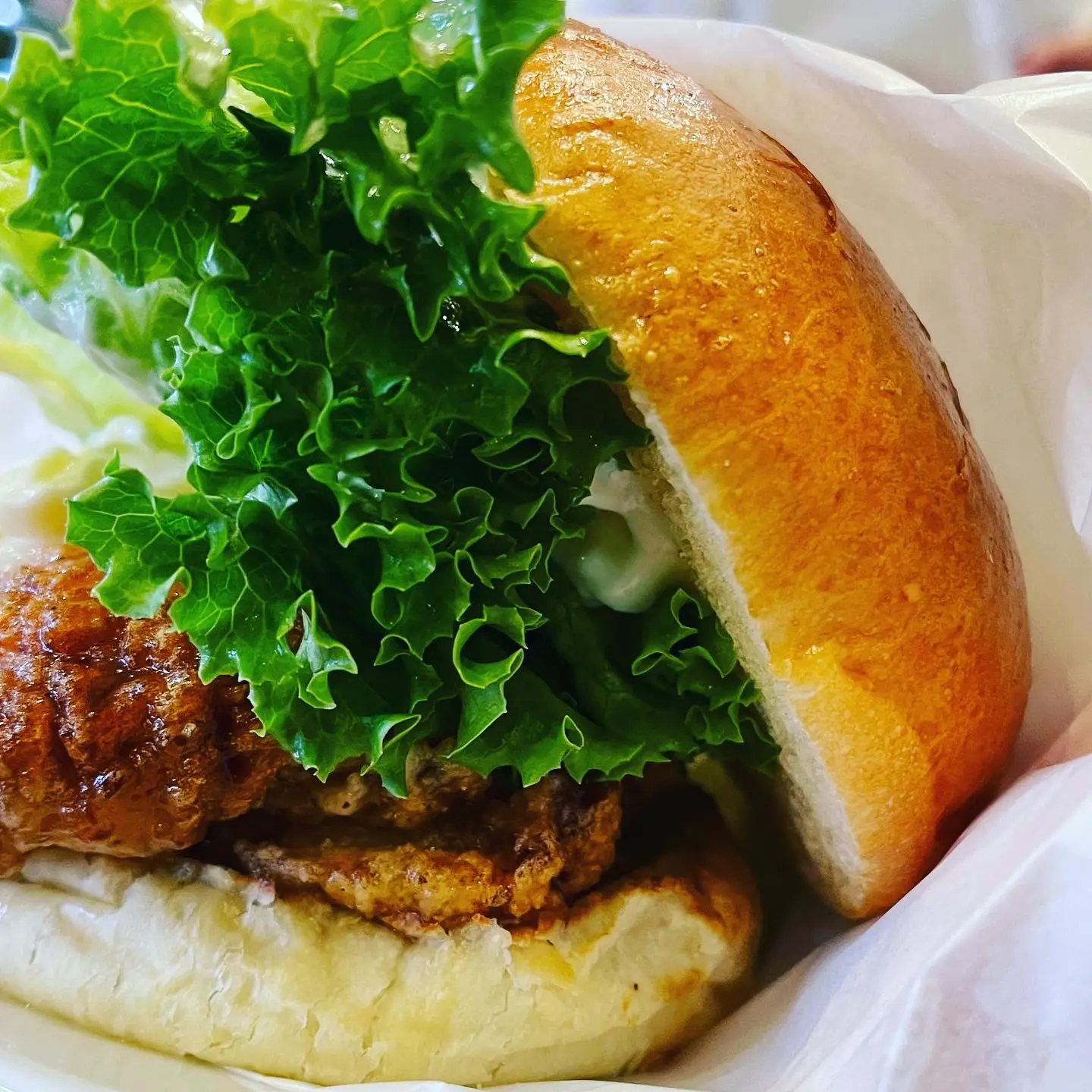 カウアイカフェのチキンバーガー | sm0323が投稿したフォトブック | Lemon8