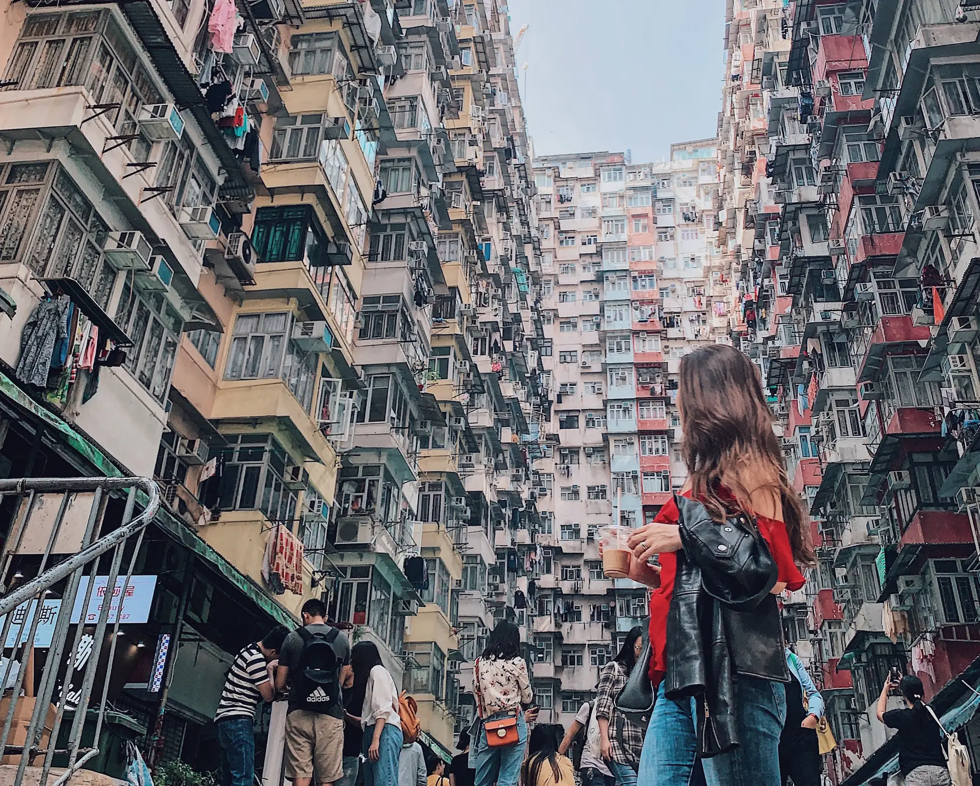 The Hong Kong super-dense house "Yihei Mansion" commonly known as a ...
