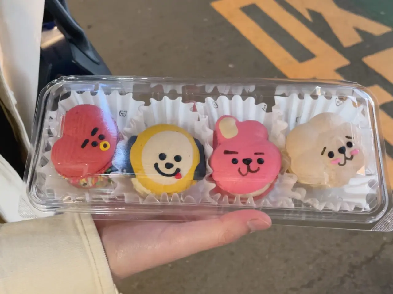 【COOING】BT21のマカロン？！🐶 ️ | ほわいと.が投稿したフォトブック | Lemon8