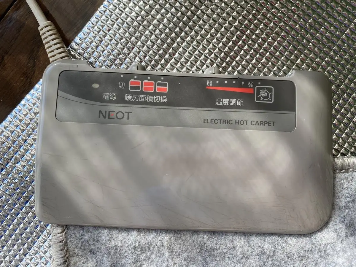 【床がポカポカ快適】NEOTの電気カーペットの使用感を徹底レビュー | くららんが投稿した記事 | Lemon8