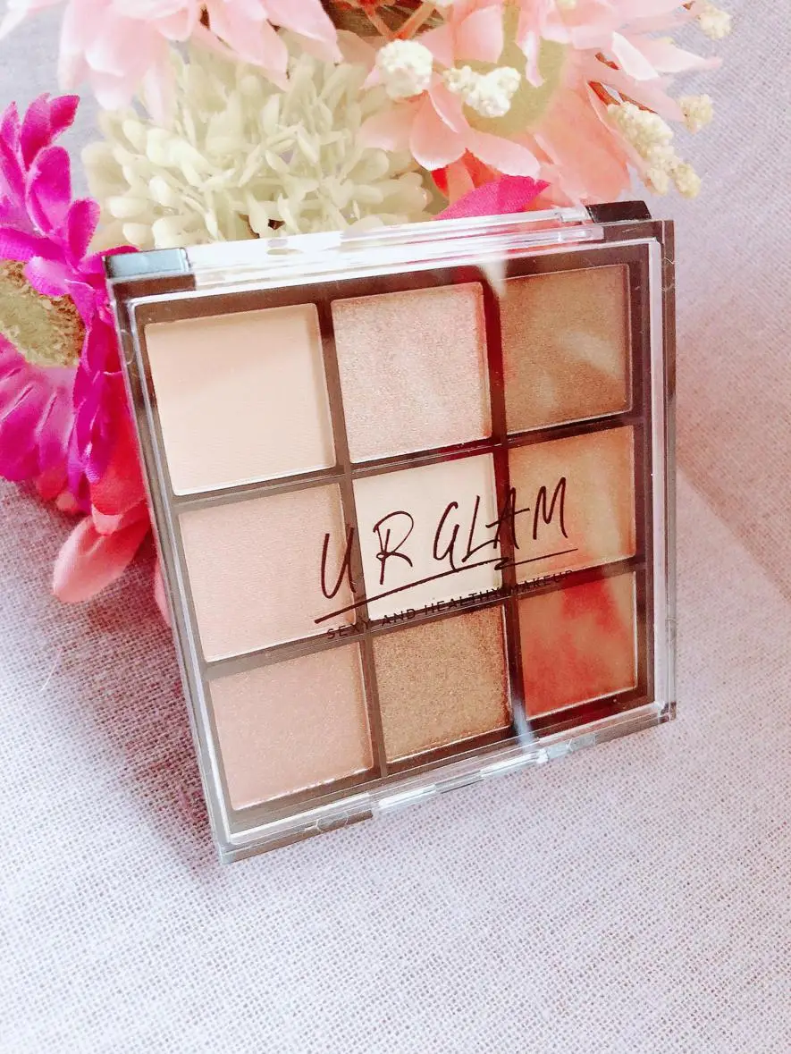 ダイソーコスメ【URGLAMアイシャドウ】がコスパも良く捨て色無しで使える♡ | もととが投稿した記事 | Lemon8