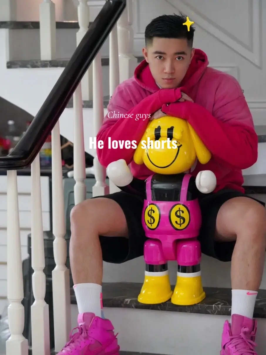 He loves shorts | แกลเลอรีที่โพสต์โดย Chinese Guys | Lemon8