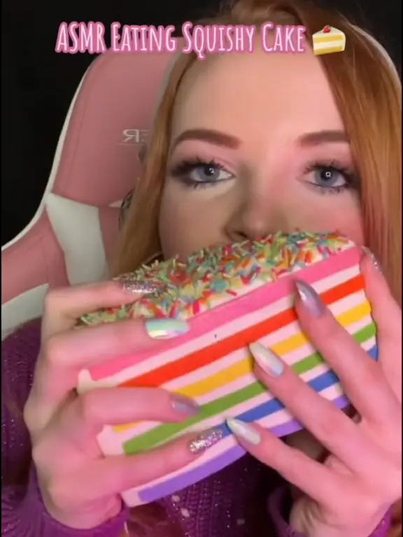 ASMR eating squishy cake 🤯 | Bridget ASMRの投稿動画 | Lemon8
