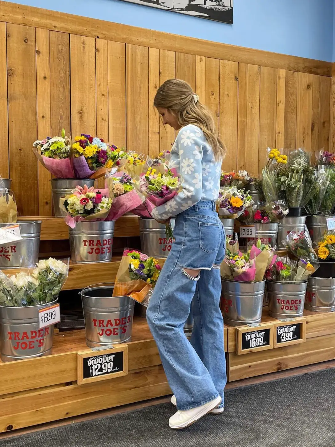 SPRING PHOTO IDEA: TRADER JOE’S 🌸 | Gallery posted by Amanda Banic | Lemon8