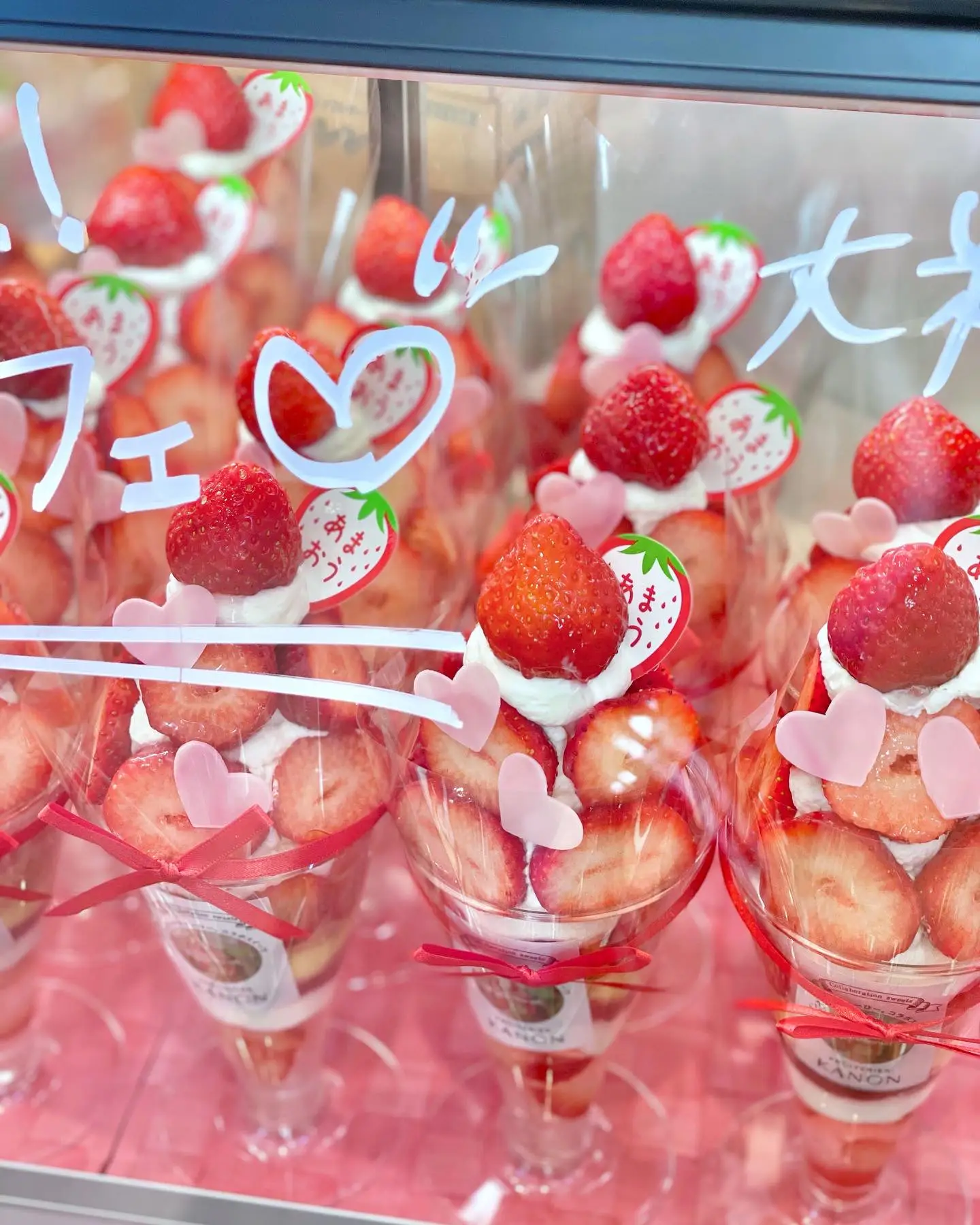 โอซาก้า สตรอเบอร์รี่🍓พาร์เฟต์🥄 | แกลเลอรีที่โพสต์โดย AKANE | Lemon8