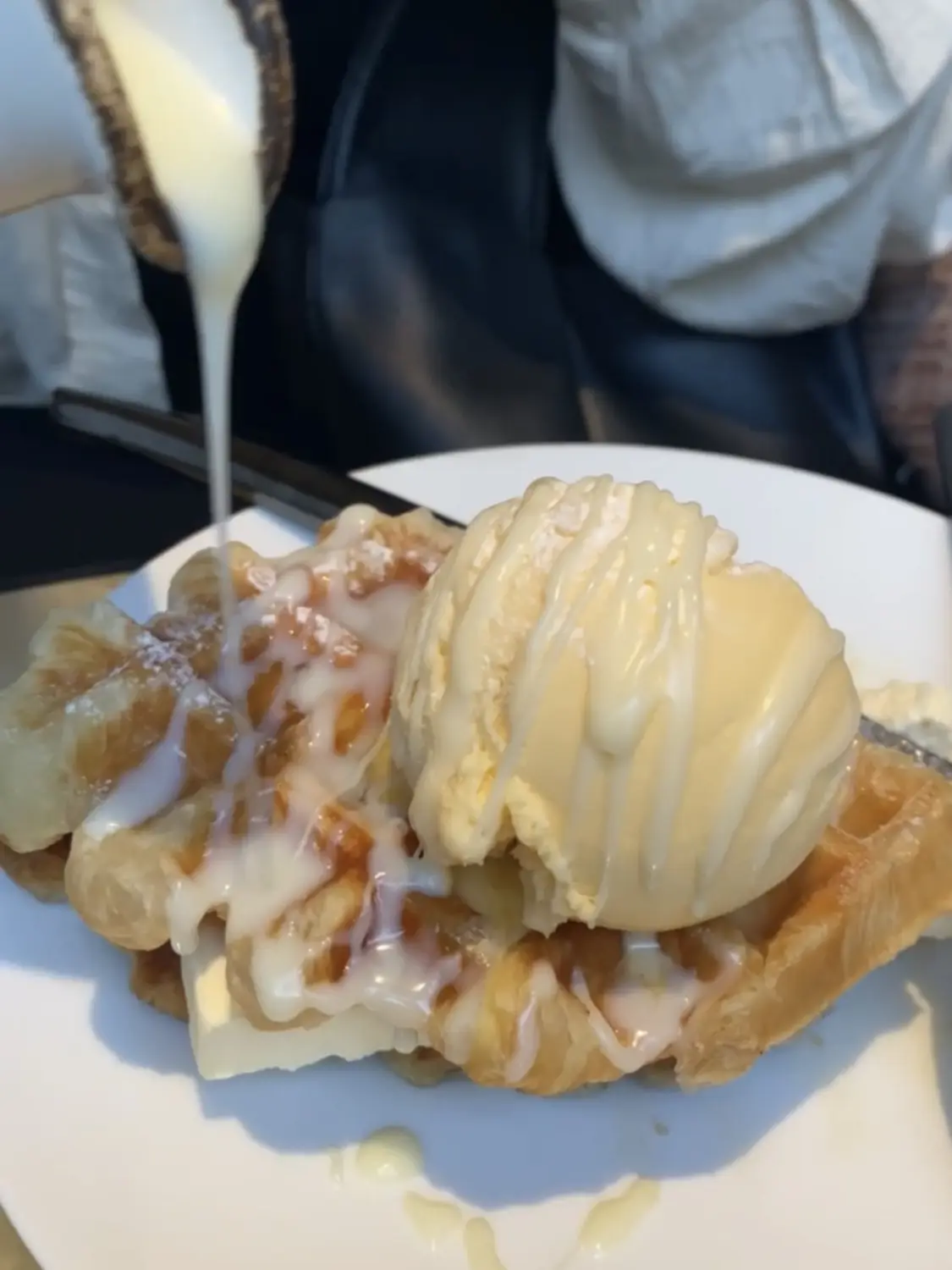 ชีสเค้กถูกประกบ‼🍨 croffle ที่น่าสนใจ🧇 | แกลเลอรีที่โพสต์โดย とぅカフェ | Lemon8