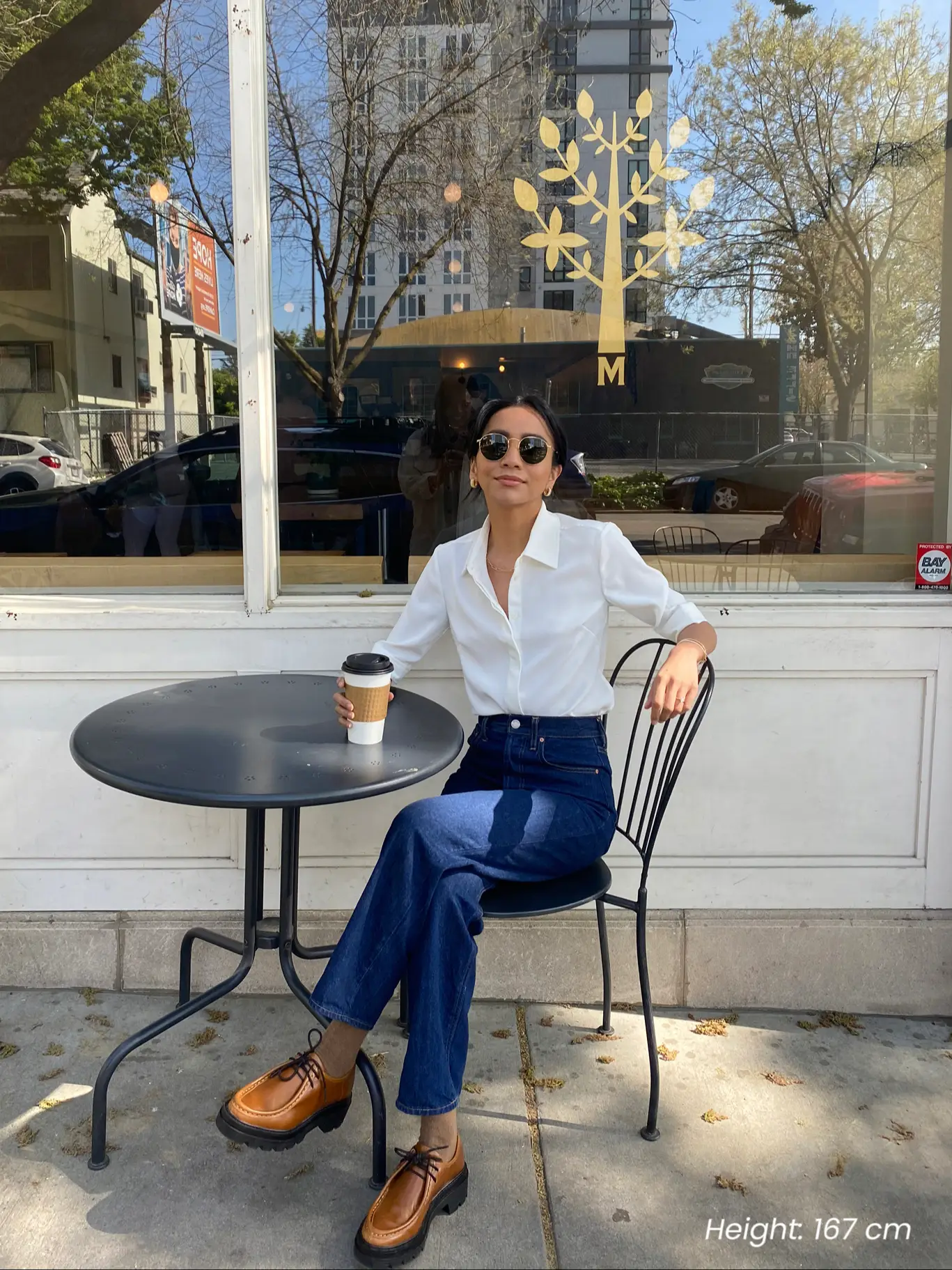 Effortless outfit idea for a café outing | Galeri diposting oleh ...
