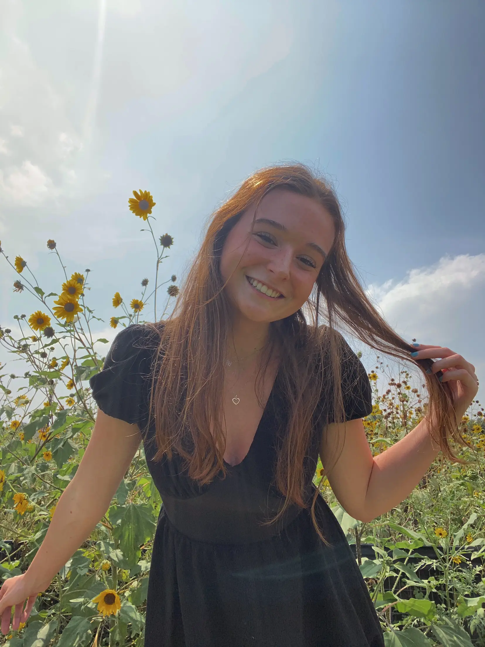 sunflower field photo inspo! 🌻 | แกลเลอรีที่โพสต์โดย Lauren Murphy | Lemon8