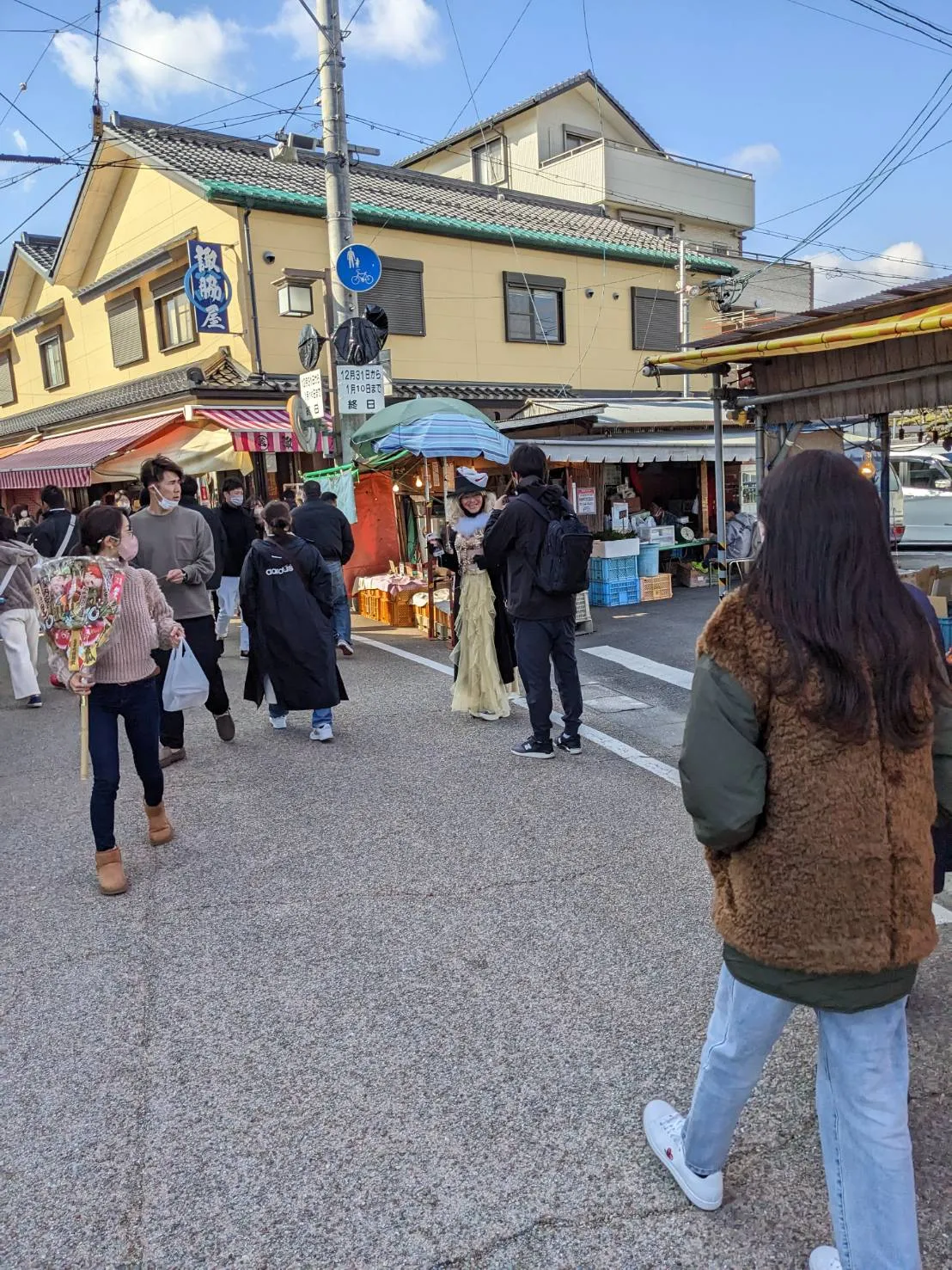 西郷みねさんテレビ局にインタビューされてる | Koji_ 0704が投稿したフォトブック | Lemon8