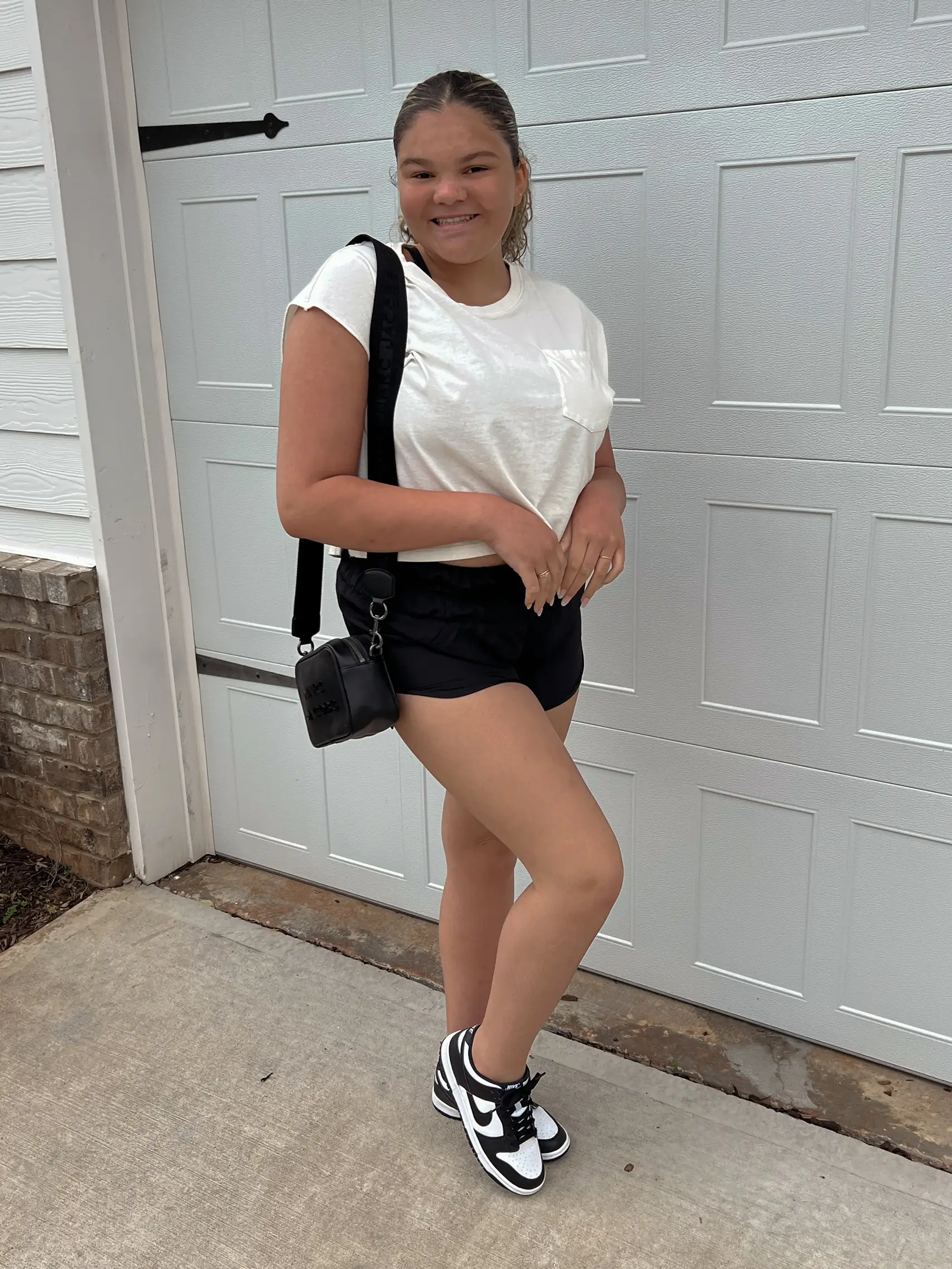 FRIDAY OOTD | แกลเลอรีที่โพสต์โดย Penelope Sexton | Lemon8