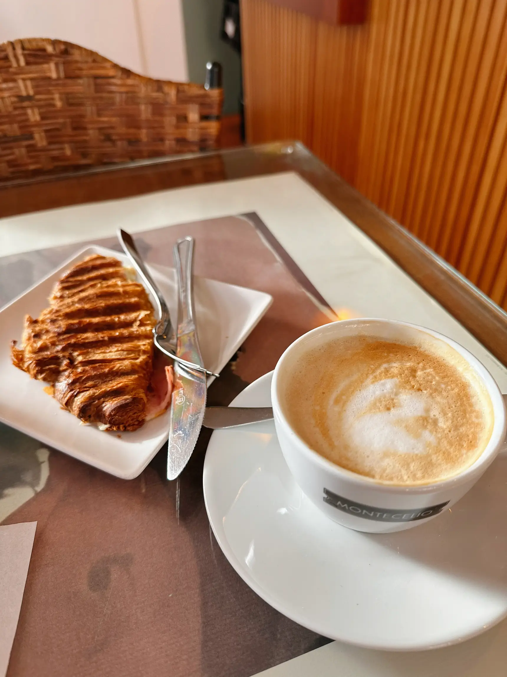 Cafe hopping ☕️ in Valencia 🍊 | แกลเลอรีที่โพสต์โดย Ian | Lemon8