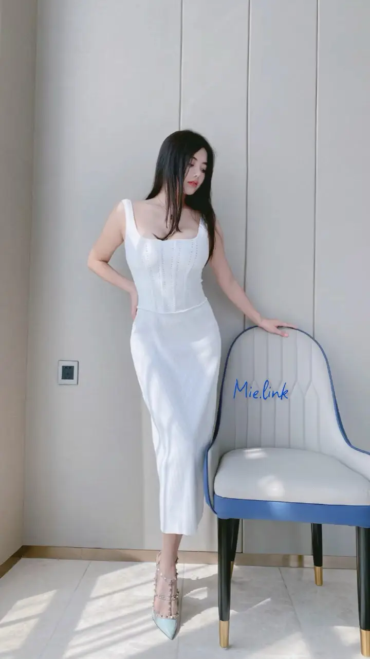 Flowers open to the sun | Video published by mie | Lemon8