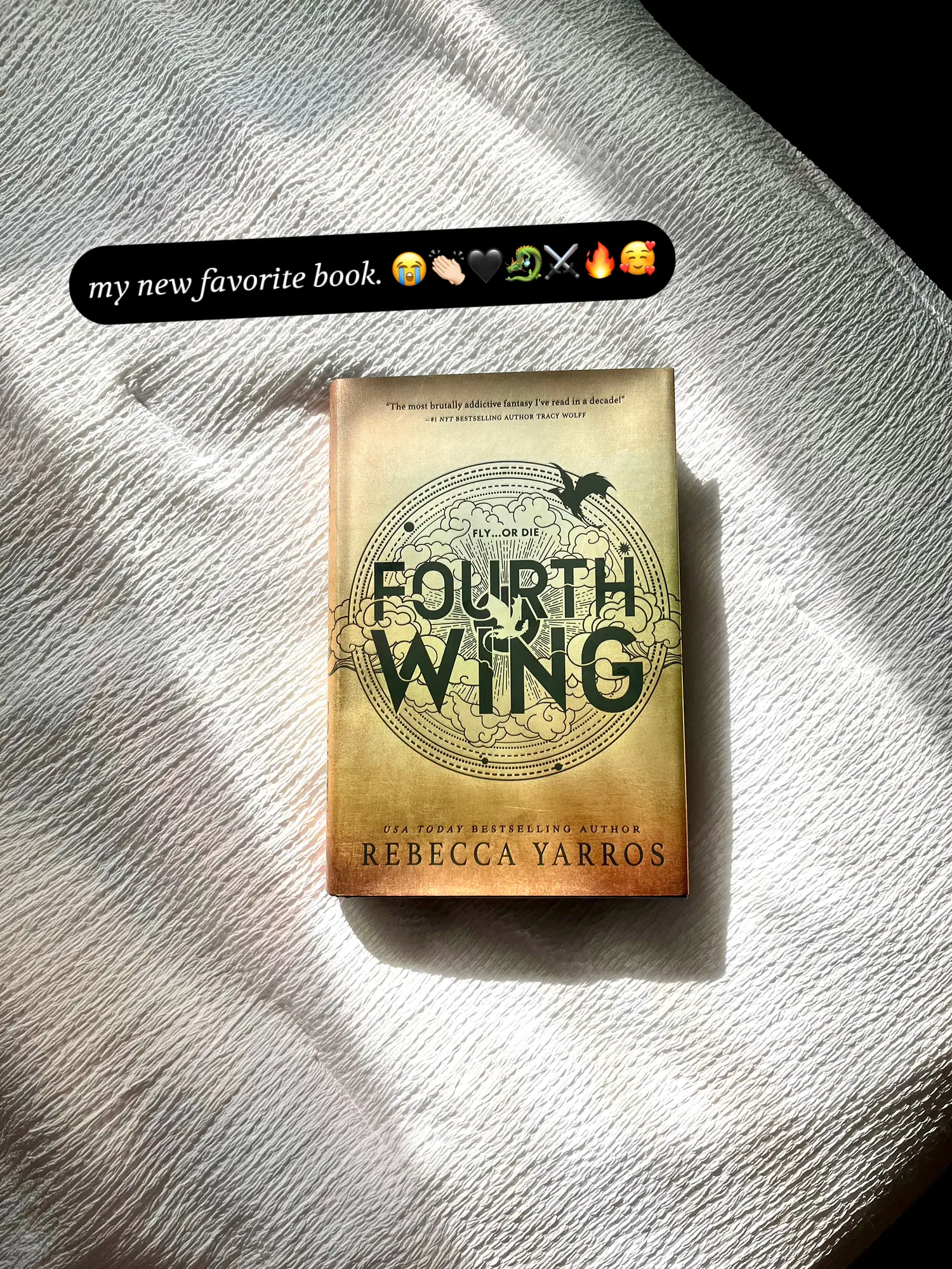 Fourth Wing Review / my new favorite🫶🏻 | Gallery posted by Jaymee | Lemon8