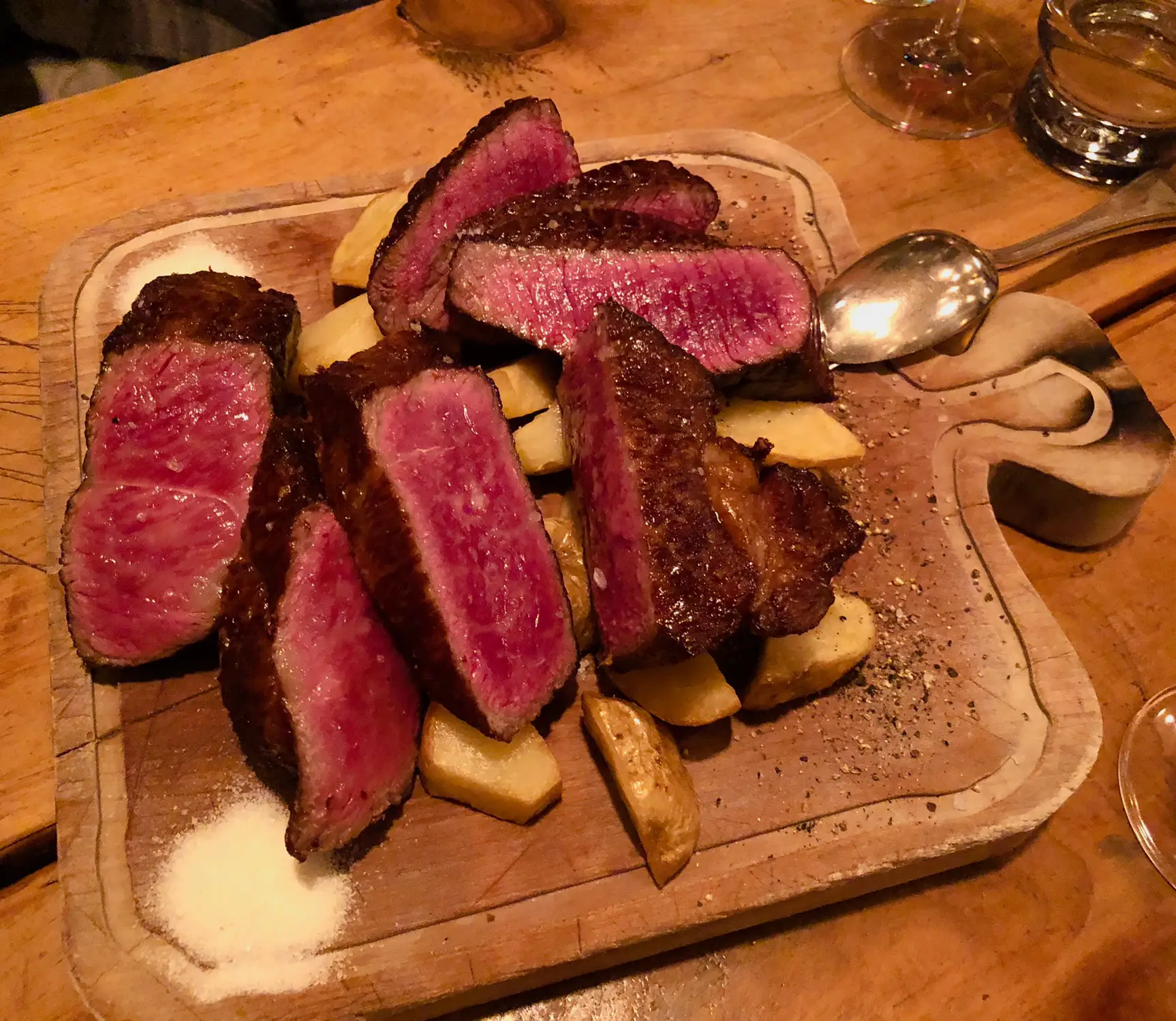 【Roppongi】แนะนำสำหรับการออกเดท! เนื้อกูร์เมต์ที่คุณอยากกินแน่นอน | แกลเลอรีที่โพสต์โดย Yumin ...