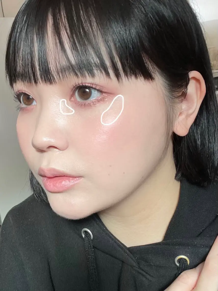 むにゅっと感触💟これ一つで立体顔に | Kanakoが投稿したフォトブック | Lemon8