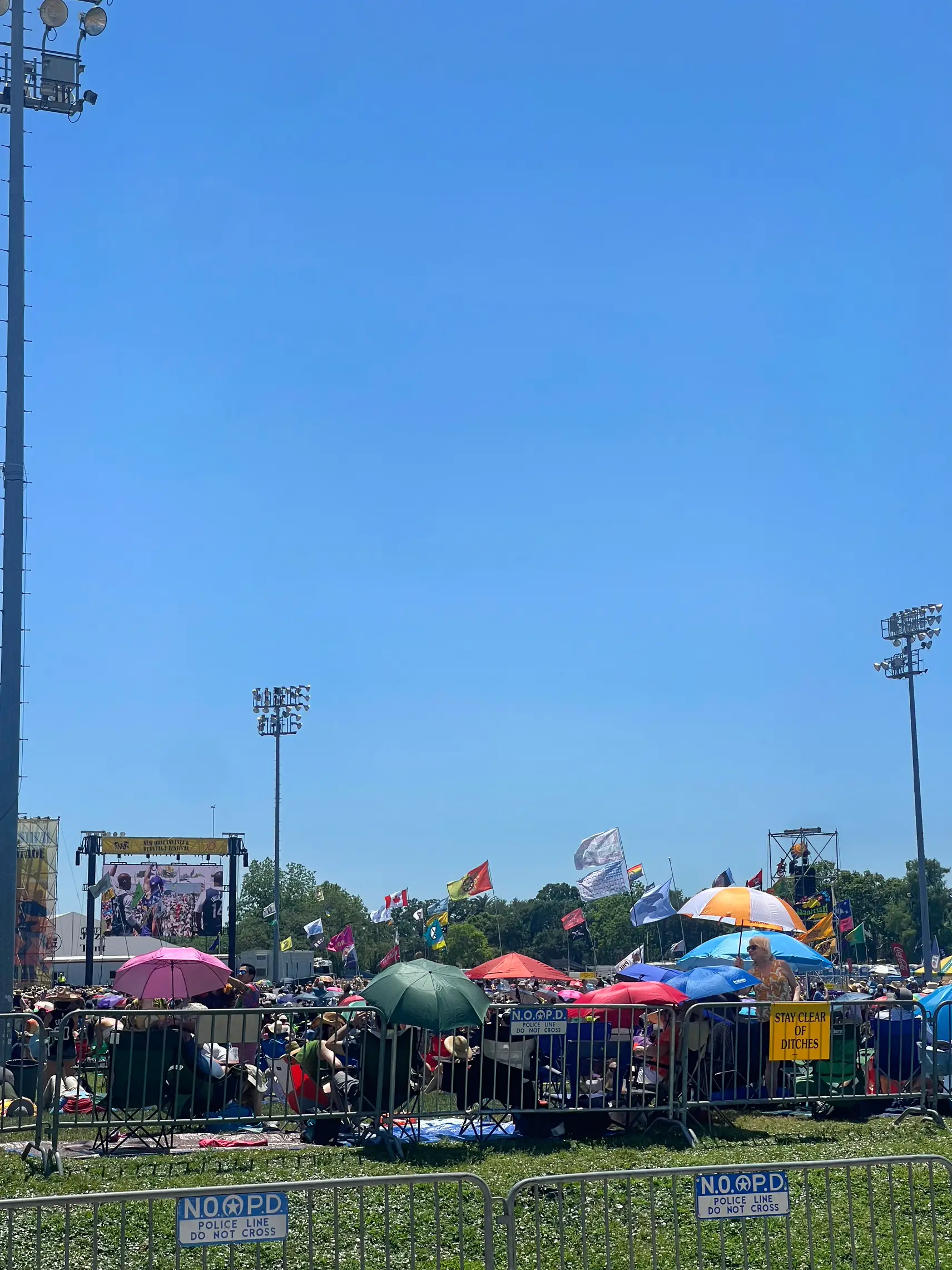 JAZZ FEST 🎺 WEEKEND ONE - DAY 1 | Gallery posted by Kels | Lemon8