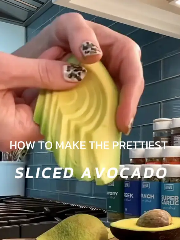 HOW TO MAKE PRETTY AVOCADO SLICES | Video published by Balanced Bites ...