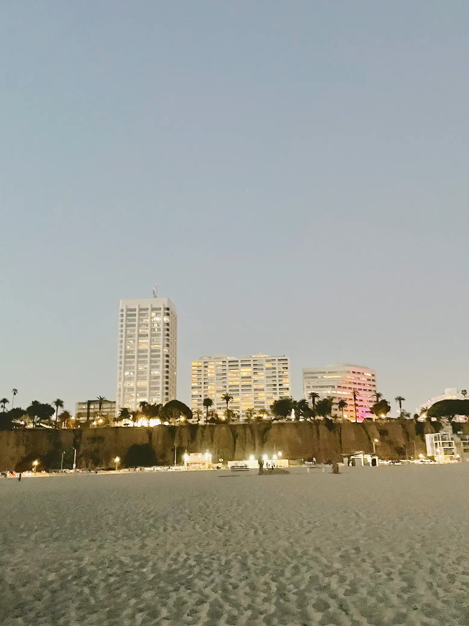 BIG SUNSET GAL 💫🤍 | Gallery posted by bethany sedy | Lemon8