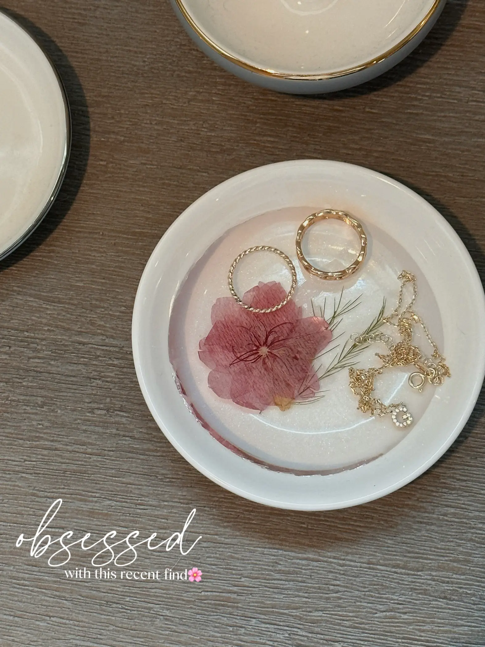 newest addition to my nightstand💗 | แกลเลอรีที่โพสต์โดย GINA DANCE | Lemon8