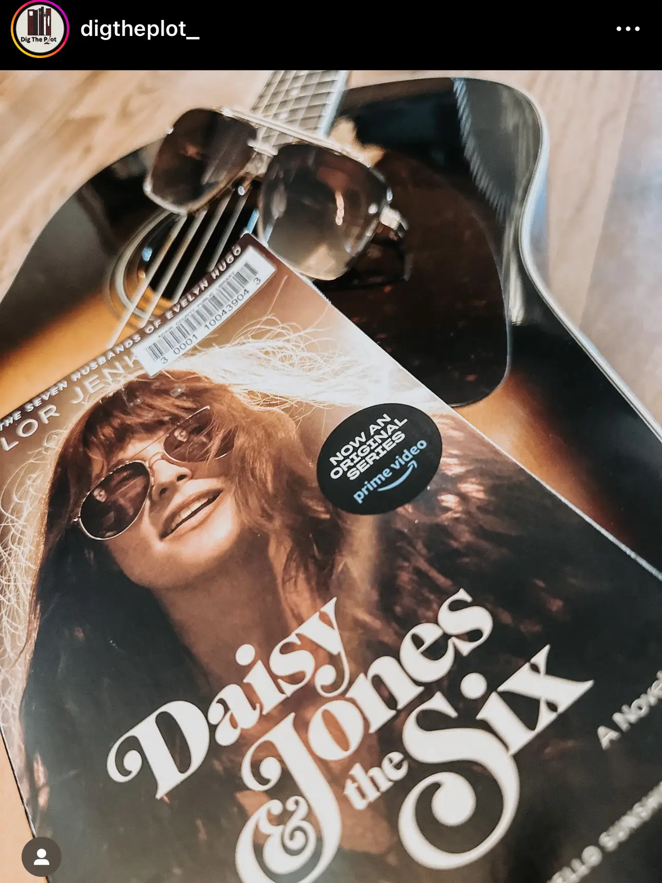 Daisy Jones & The Six - Book Review 📚 | Gallery posted by Mrz.Atwood | Lemon8